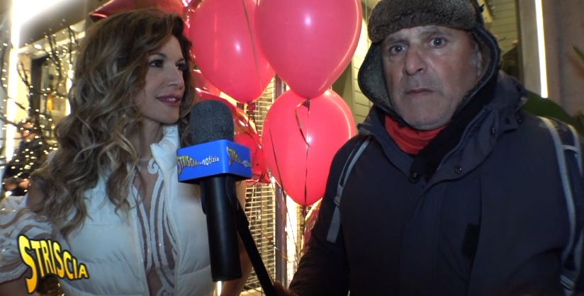 Enrico Lucci embedded alla festa di Maria Monsè che celebra 30 anni di ...