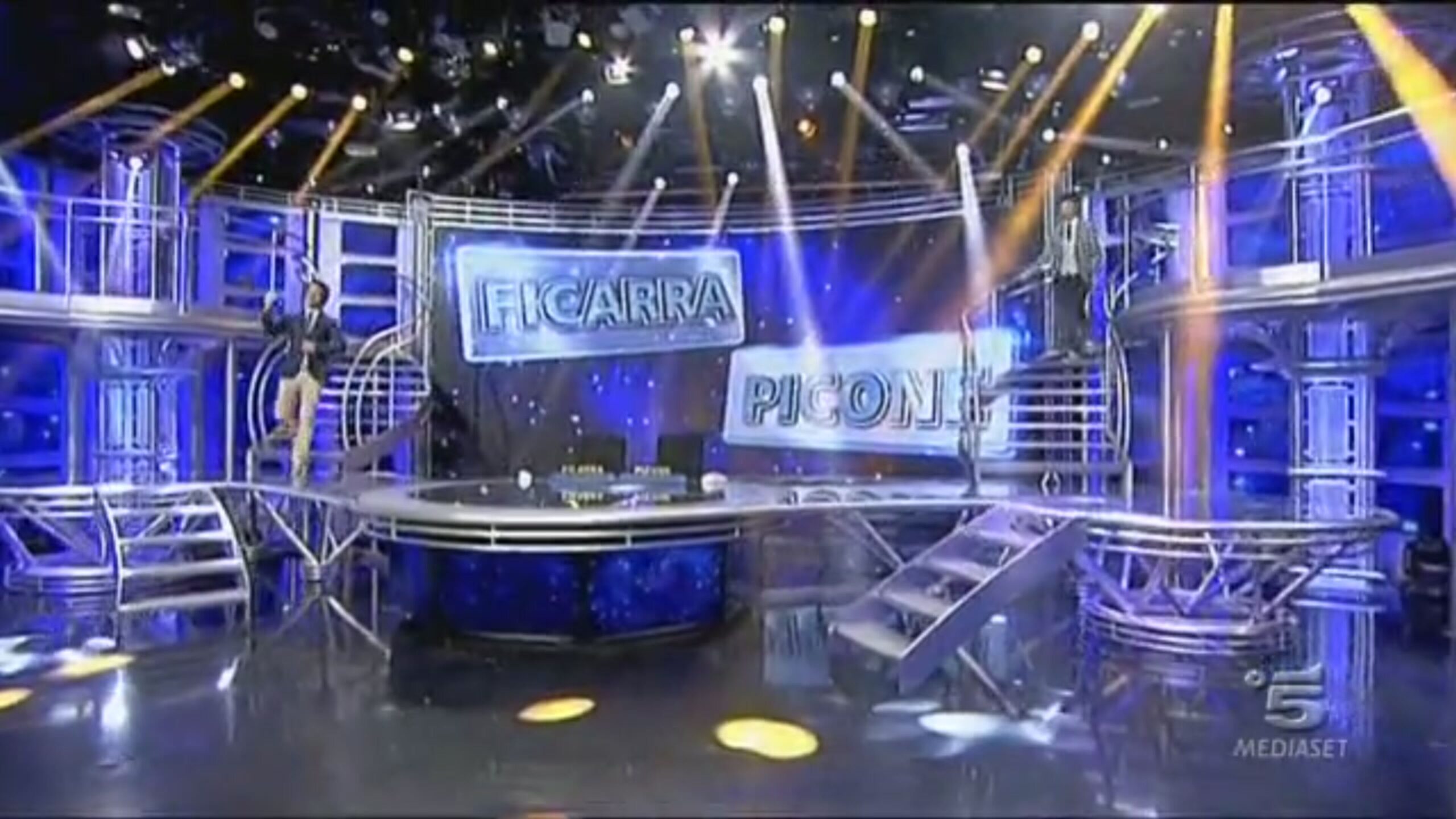 Ingresso in studio di Salvo e Valentino - Striscia la notizia