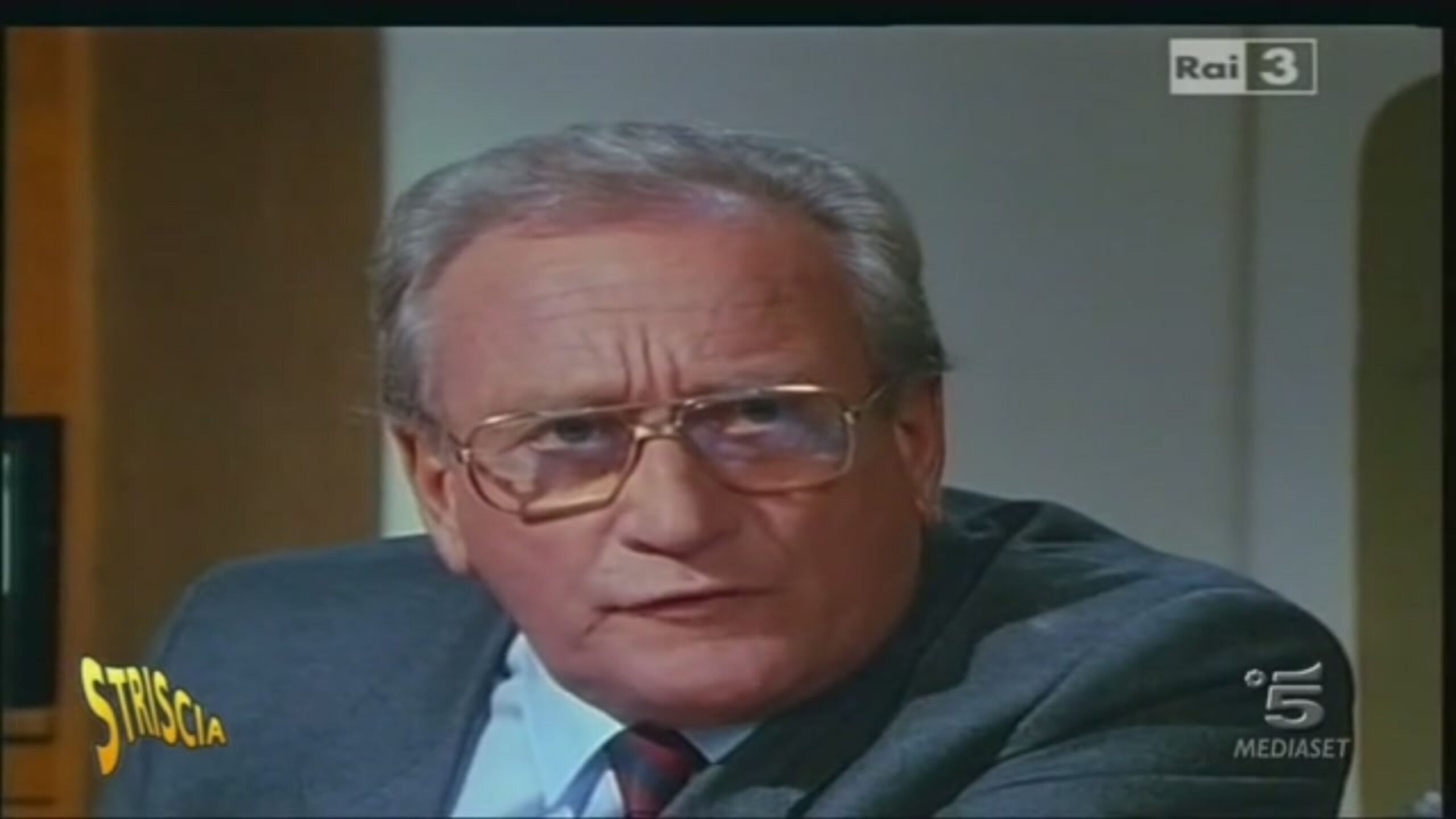 Derrick Vs. Renzi - Striscia la notizia