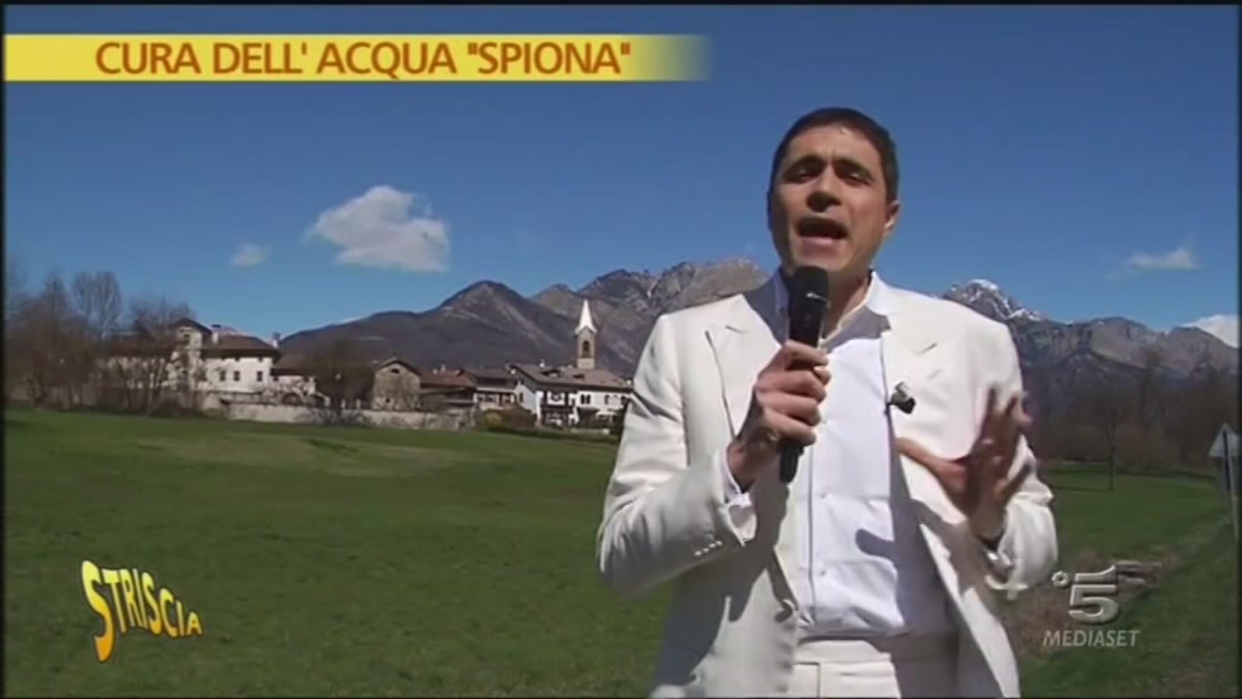 Cura dell’acqua ‘spiona’ - Striscia la notizia