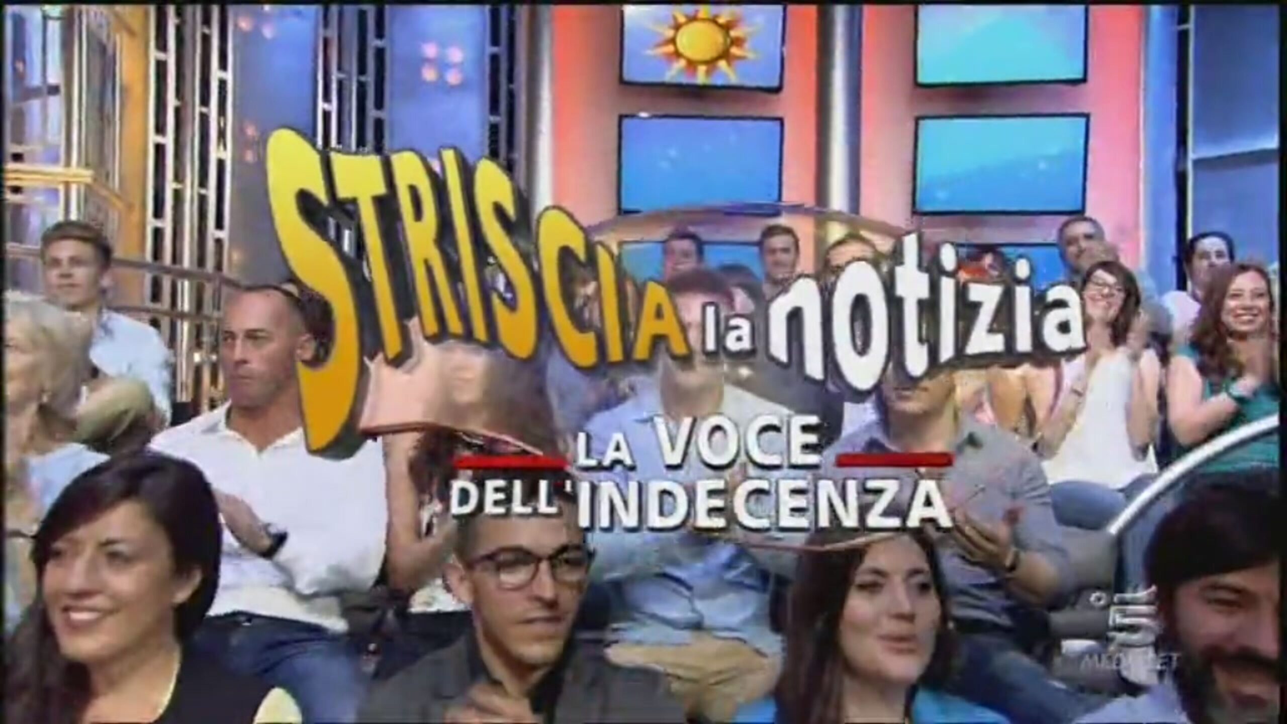 Martedì 26 maggio 2015 - Striscia la notizia