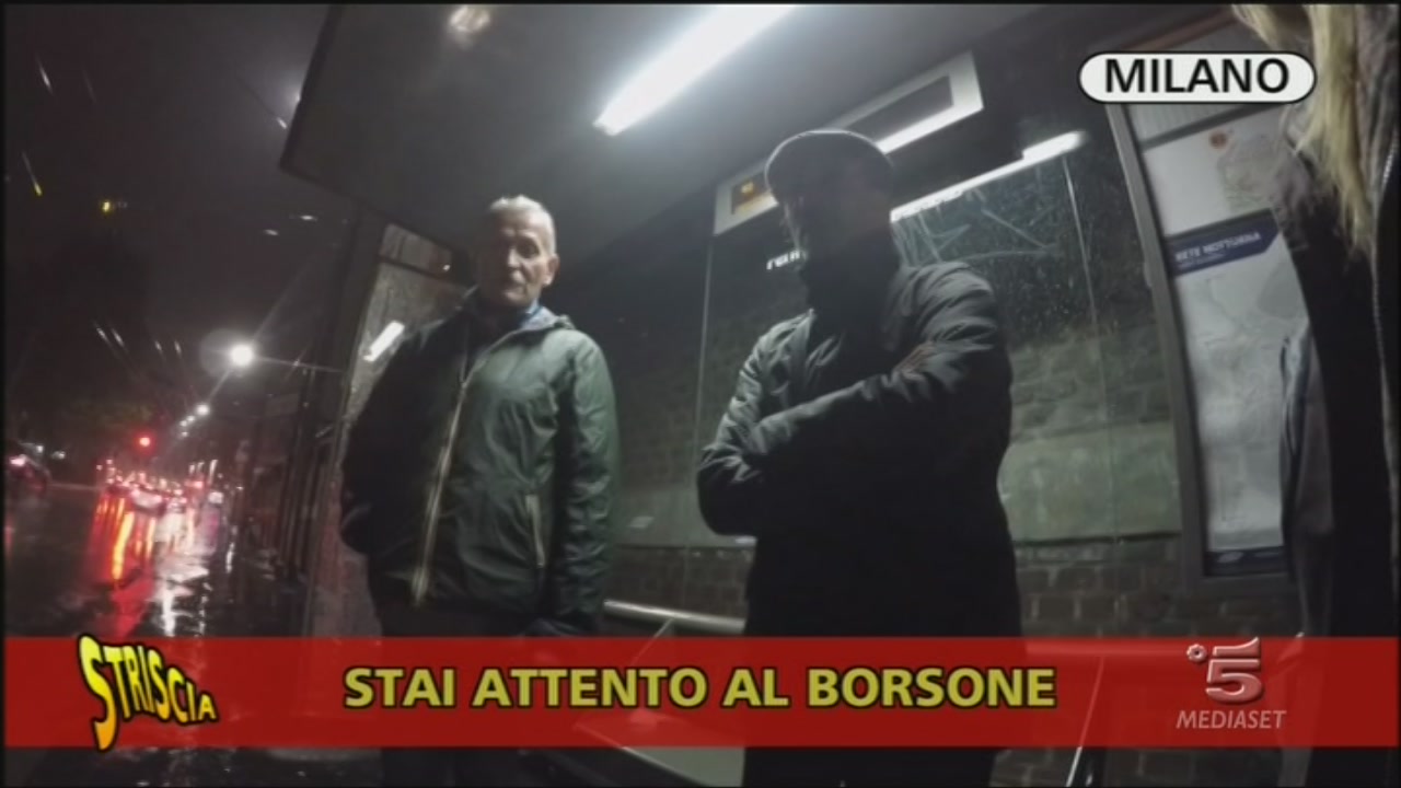 Milano, mezzi pubblici come dormitori o bar - Striscia la notizia