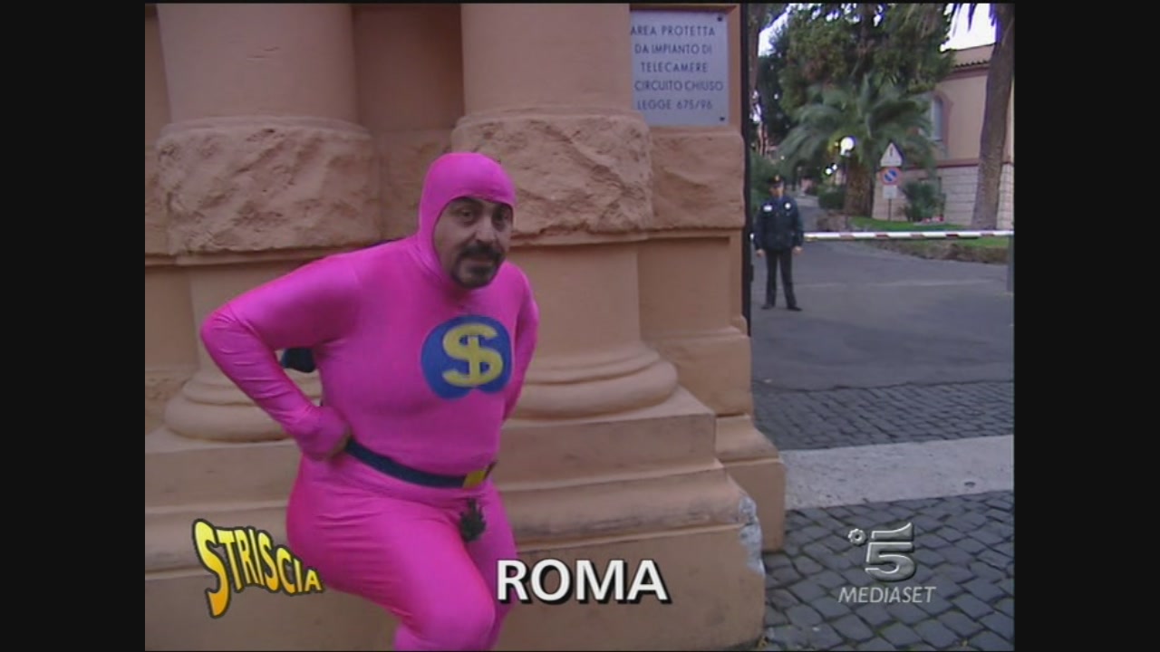 Superbottom - Striscia la notizia