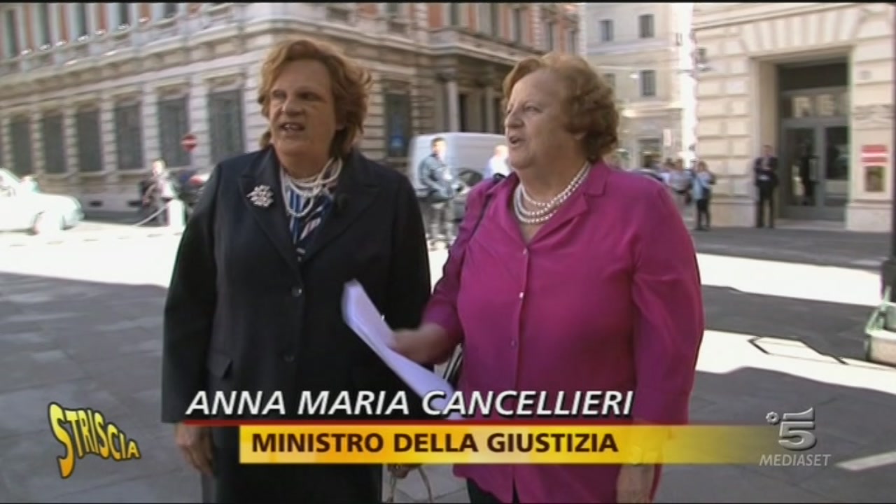 Cancellieri incontra Cancellieri - Striscia la notizia