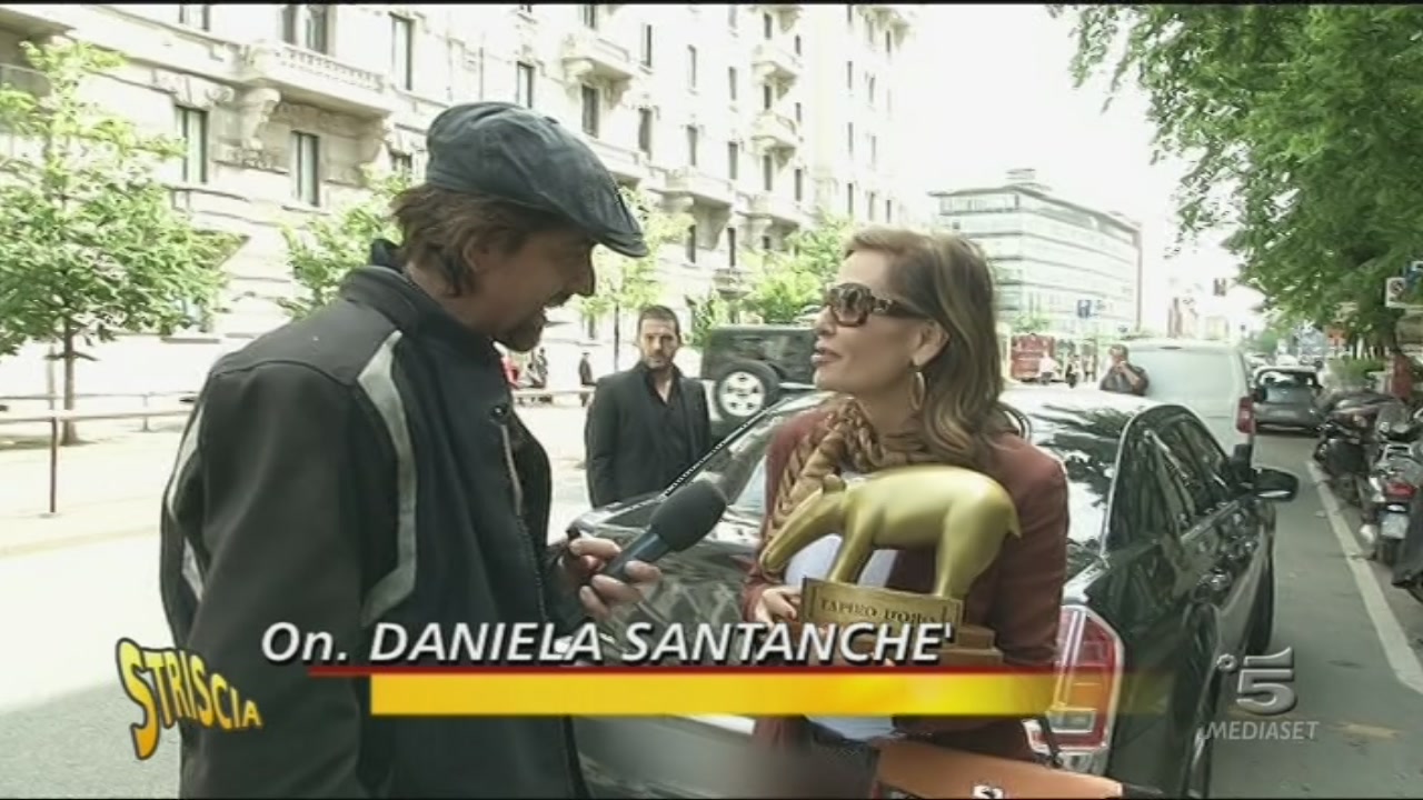 Tapiro d’oro a Daniela Santanchè - Striscia la notizia