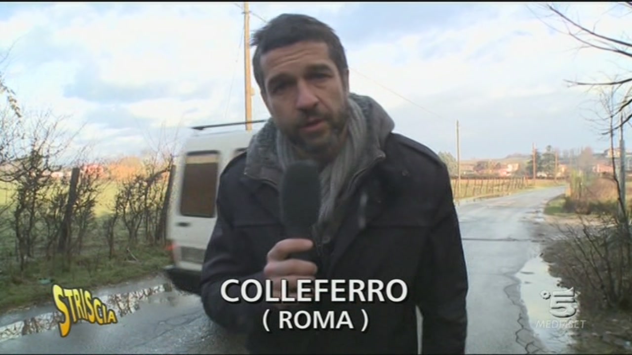 Edo Stoppa torna a controllare lo stato di decine di cavalli - Striscia la notizia