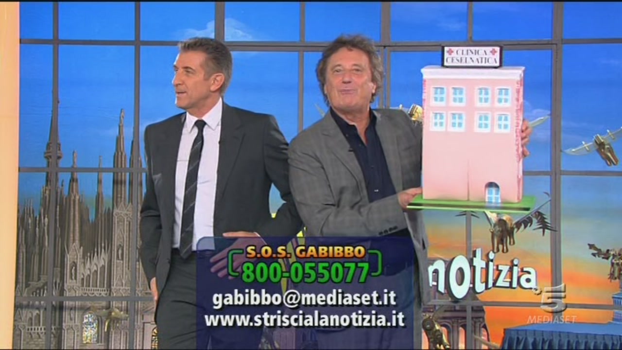 Entrata in studio di Ezio ed Enzo - Striscia la notizia