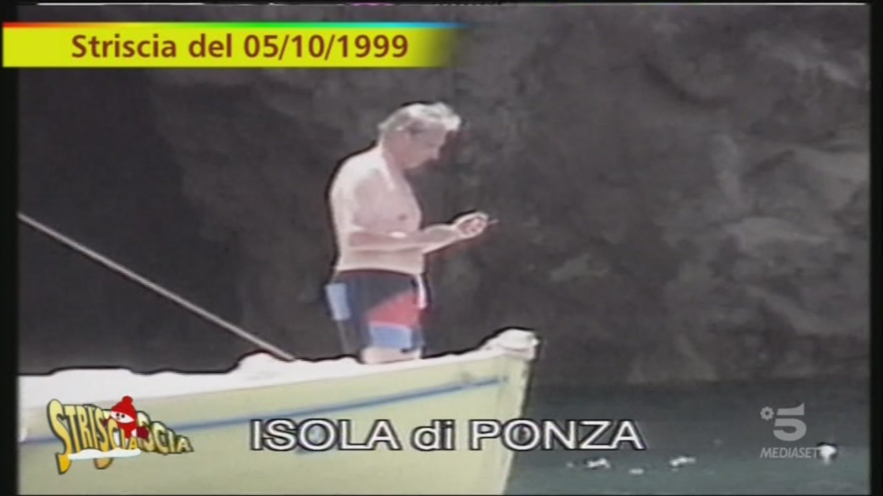 Figura di m. storica Mario Segni - Striscia la notizia