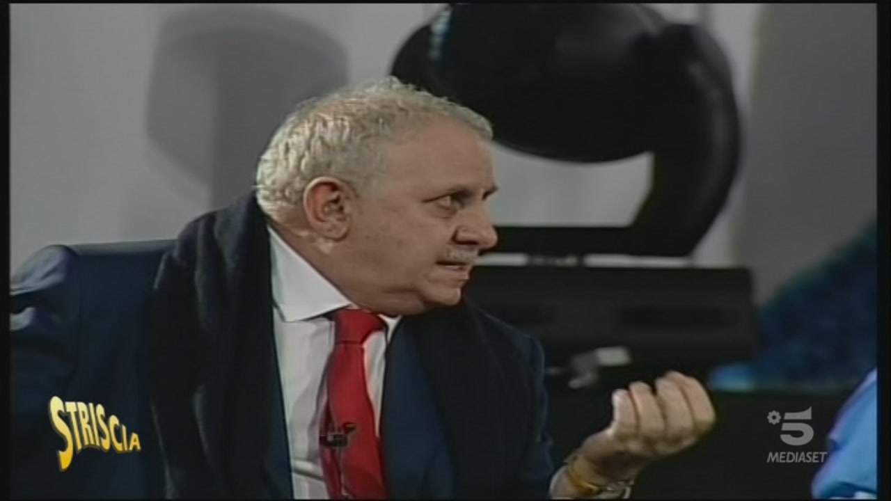 Figura di m. storica con il professor Trecca - Striscia la notizia
