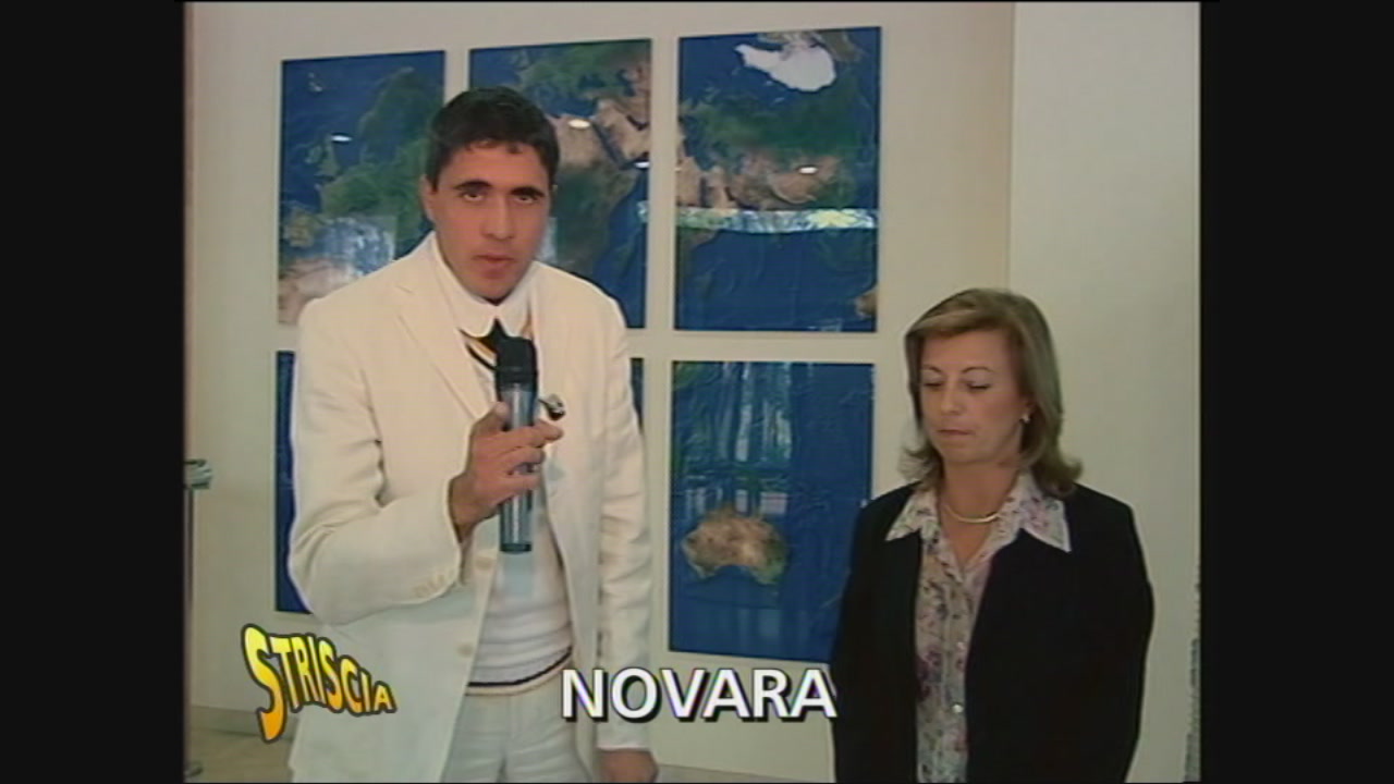 Morello e i pacchi mai richiesti - Striscia la notizia