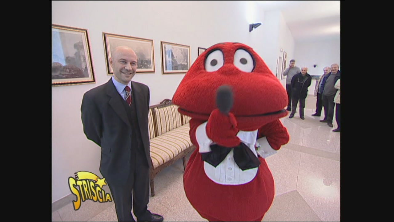 Il Gabibbo e nuovi sprechi - Striscia la notizia