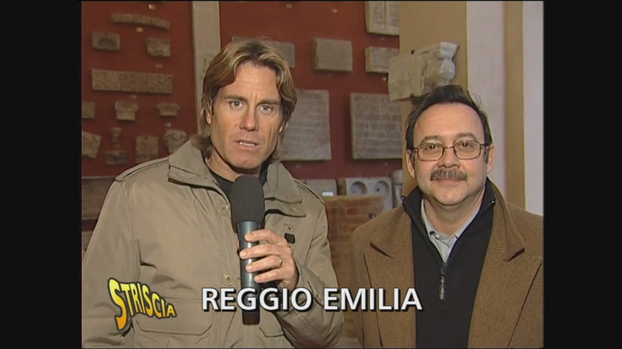 Ghione Indiana Jones - Striscia la notizia