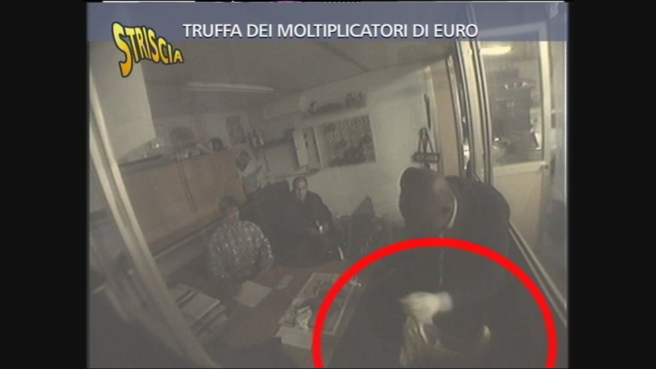 Truffatori smascherati da Ventosa - Striscia la notizia