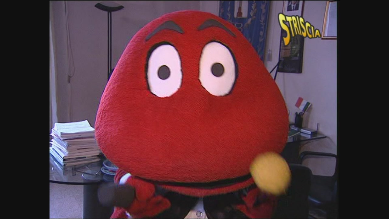 Gabibbo in piscina - Striscia la notizia