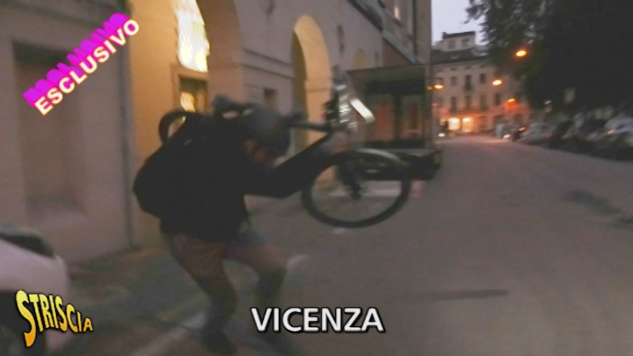 Vicenza, anticipazione sull’aggressione a Brumotti - Striscia la notizia