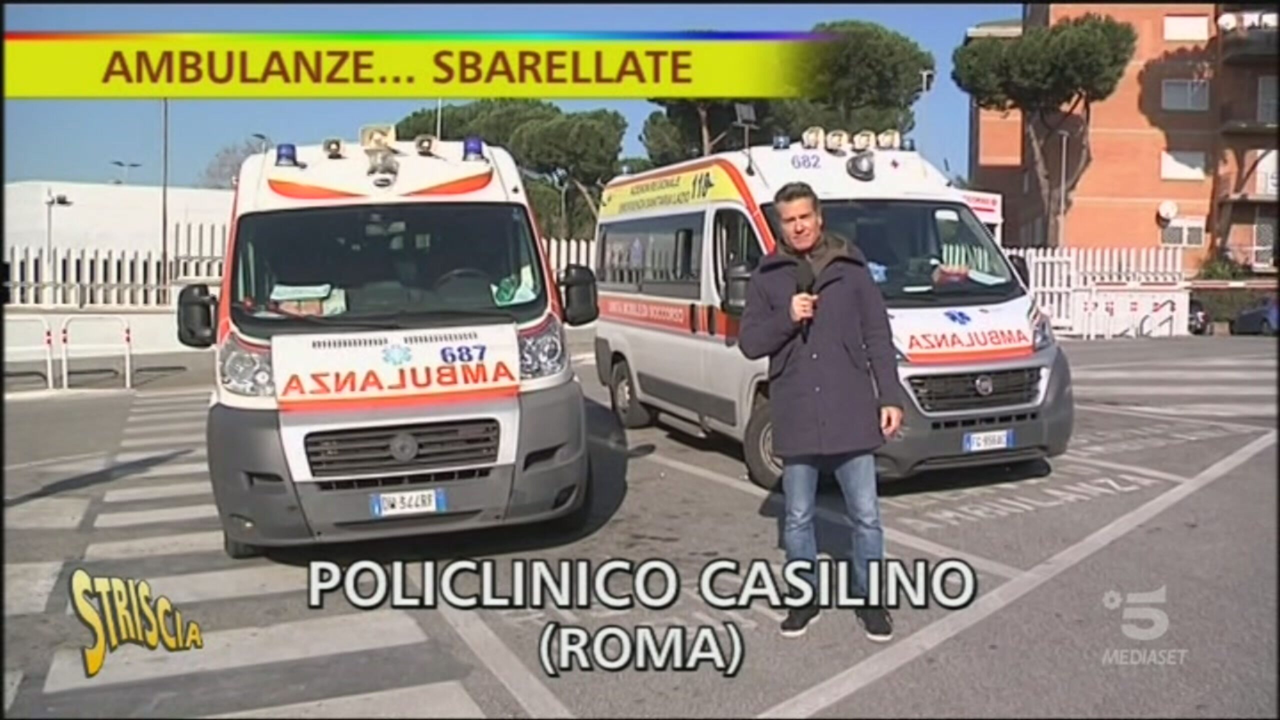 Ambulanze bloccate e sbarellate - Striscia la notizia