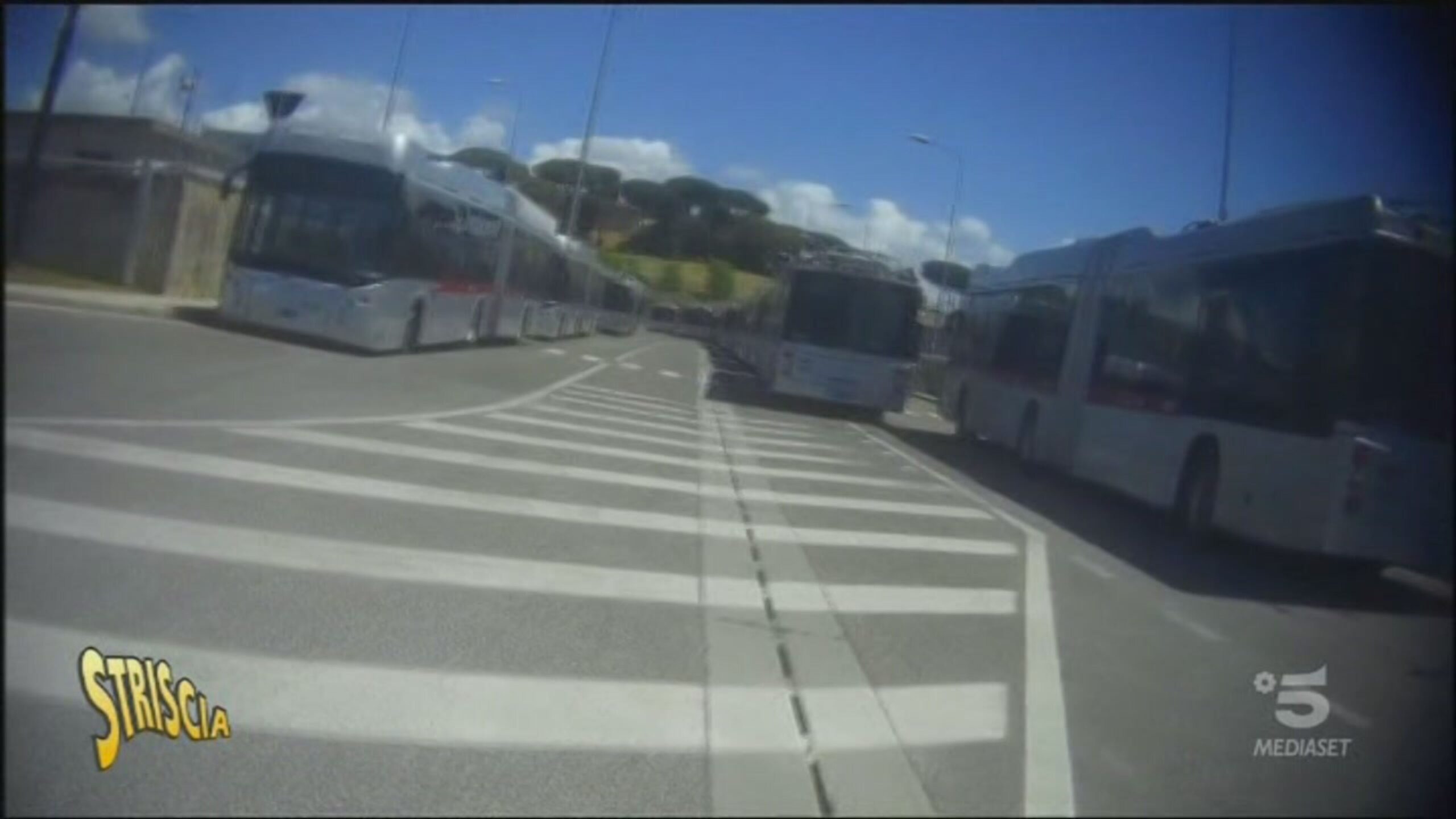 Che fine hanno fatto i filobus a Roma? - Striscia la notizia