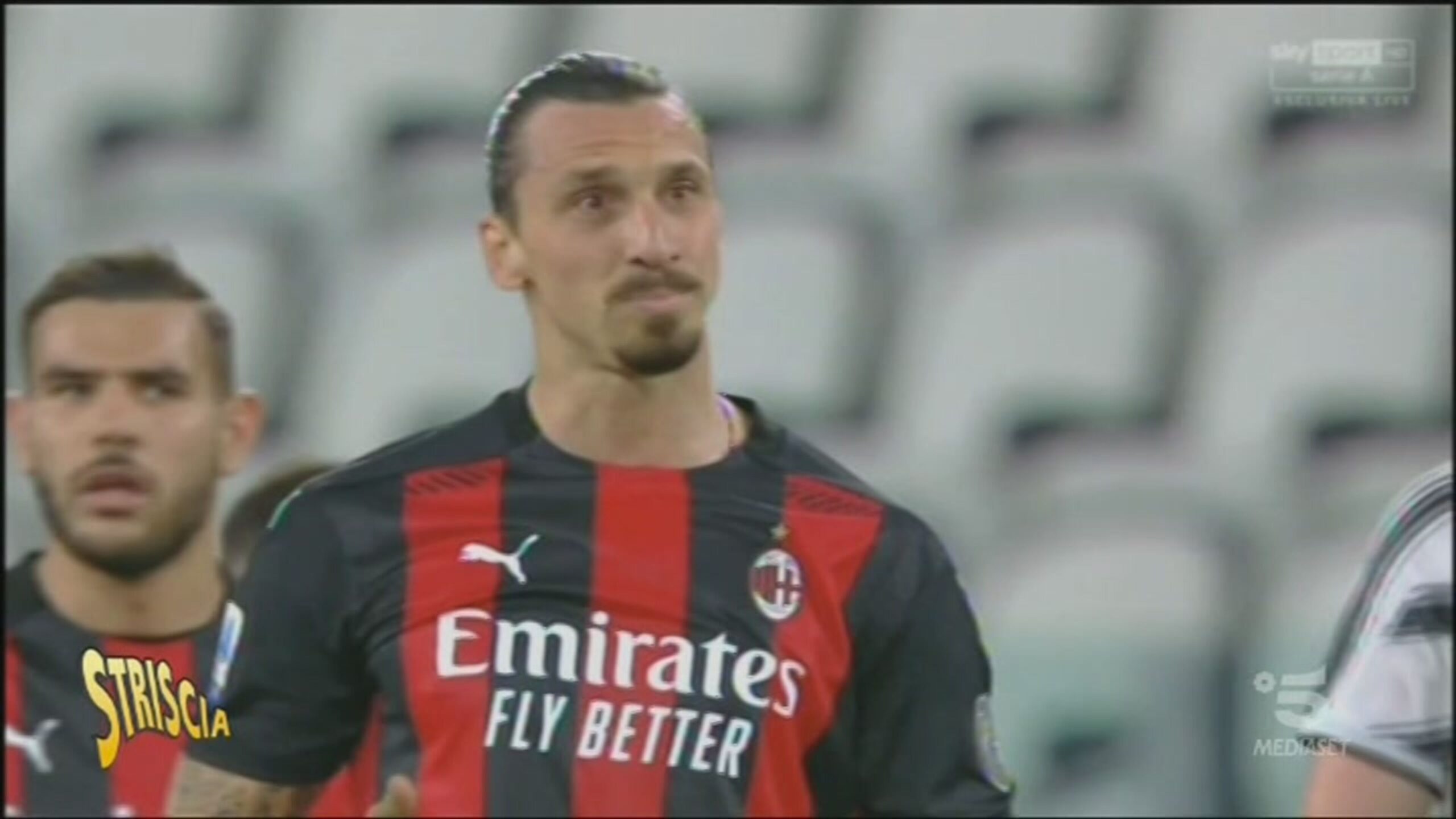 Striscia lo striscione, tra Juve e Champions - Striscia la notizia