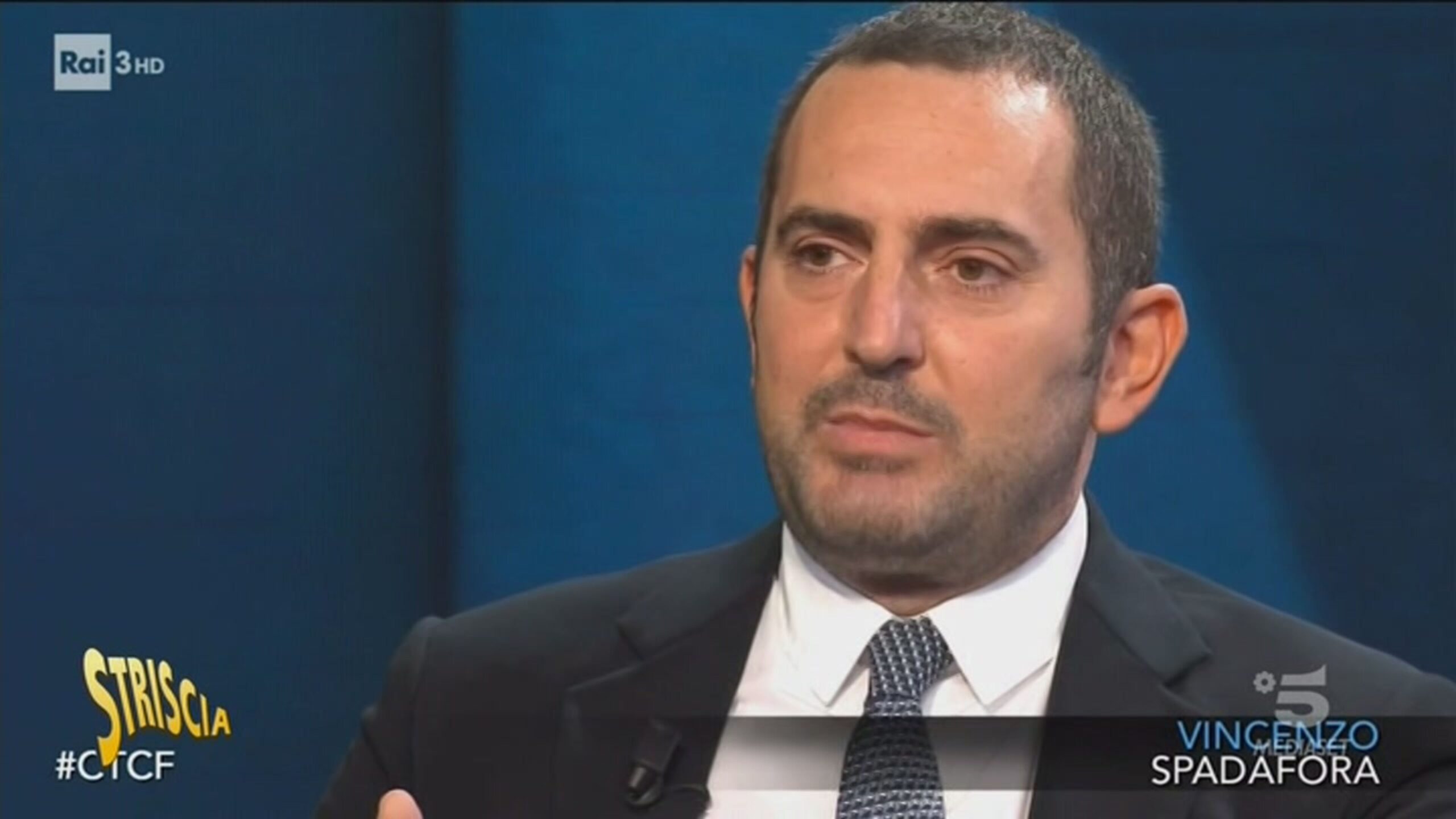 Rai Scoglio 24, il coming out di Spadafora - Striscia la notizia