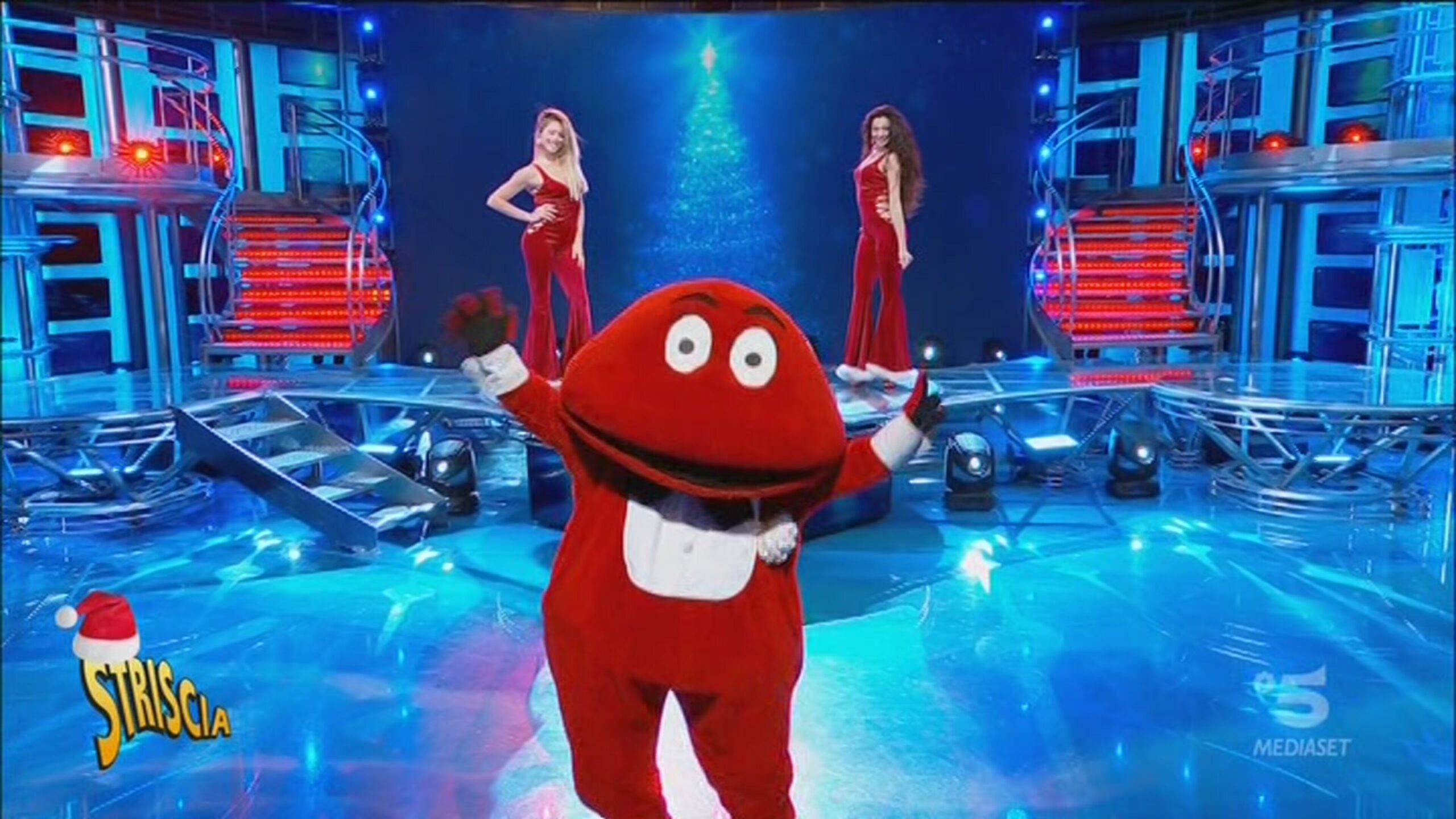 Natale 2021, gli auguri in musica delle Veline - Striscia la notizia