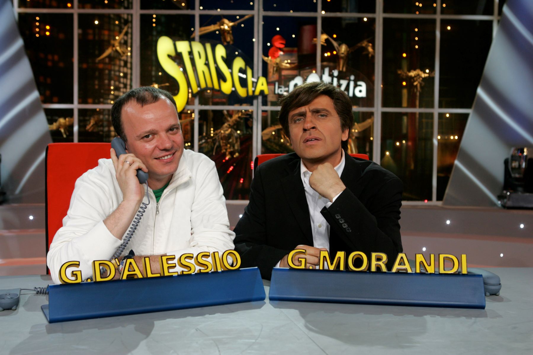 Gigi D’Alessio e Gianni Morandi alias Dario Ballantini – Striscia la ...