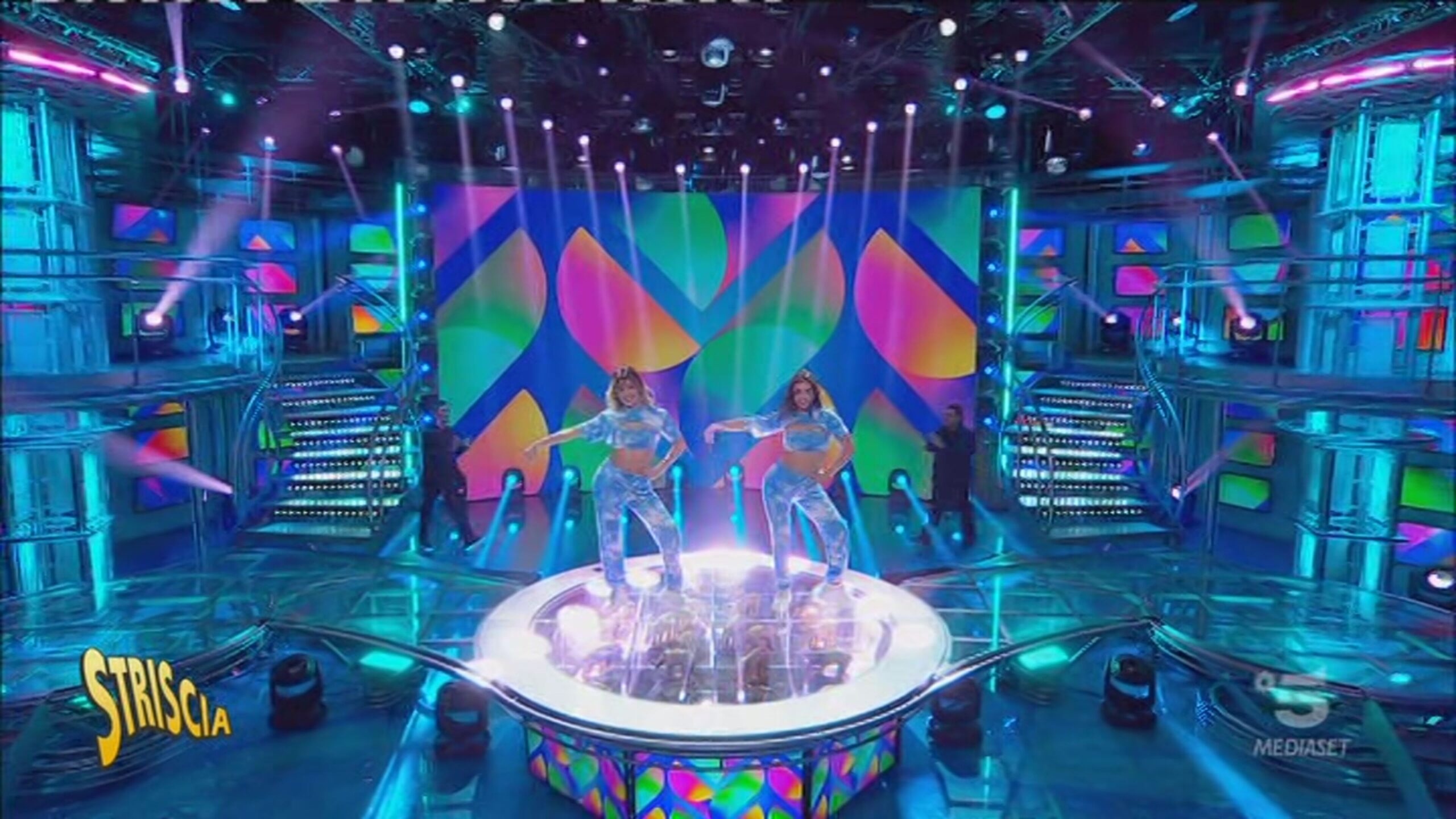 18 novembre 2022 - Striscia la notizia