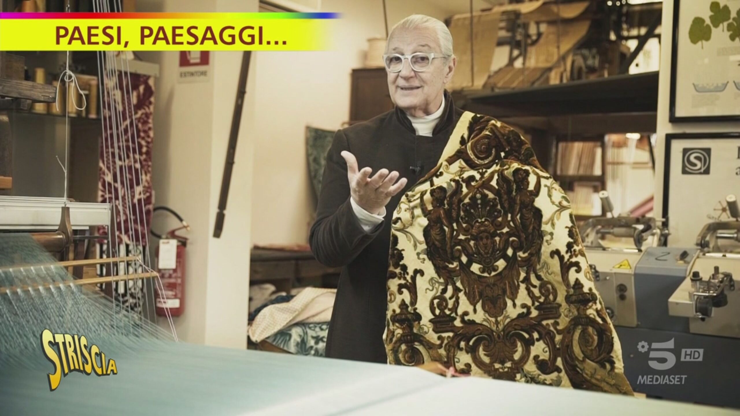 Davide Rampello e l’antica tessitura di Zoagli - Striscia la notizia