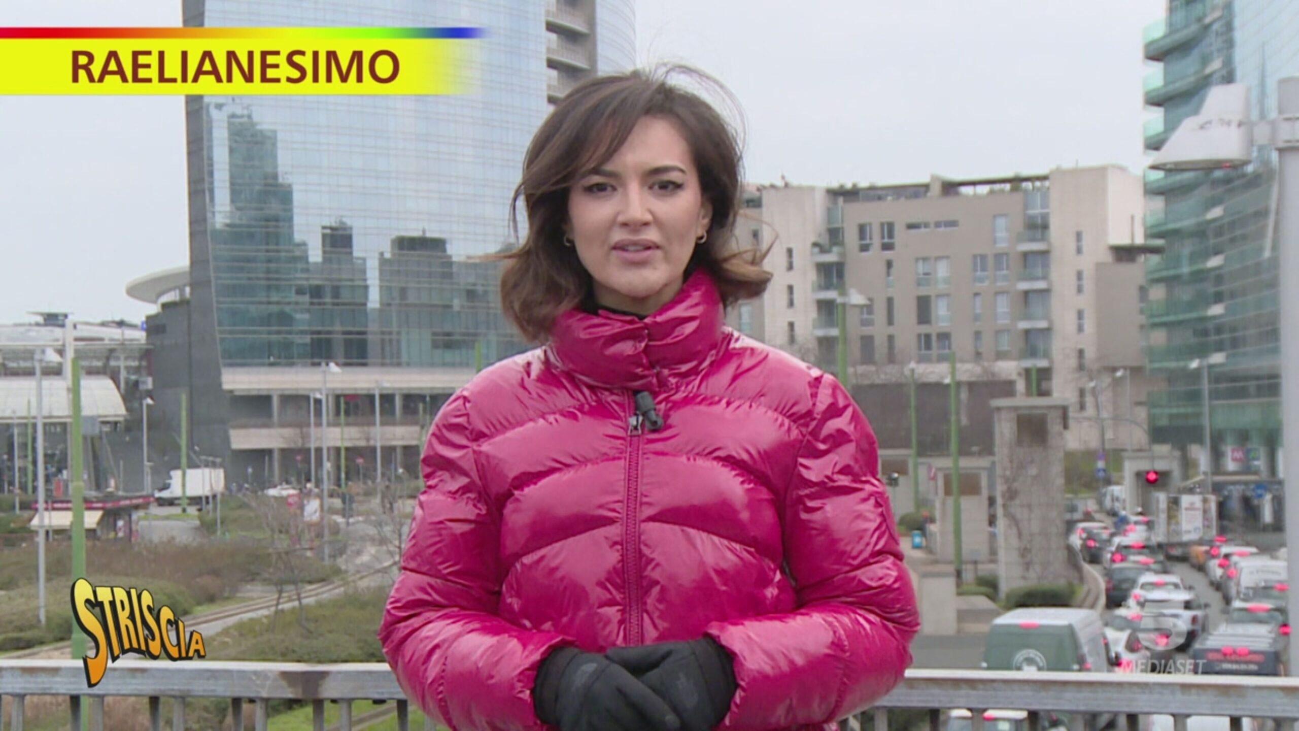 I Raeliani e quegli incontri ravvicinati di un certo tipo - Striscia la ...