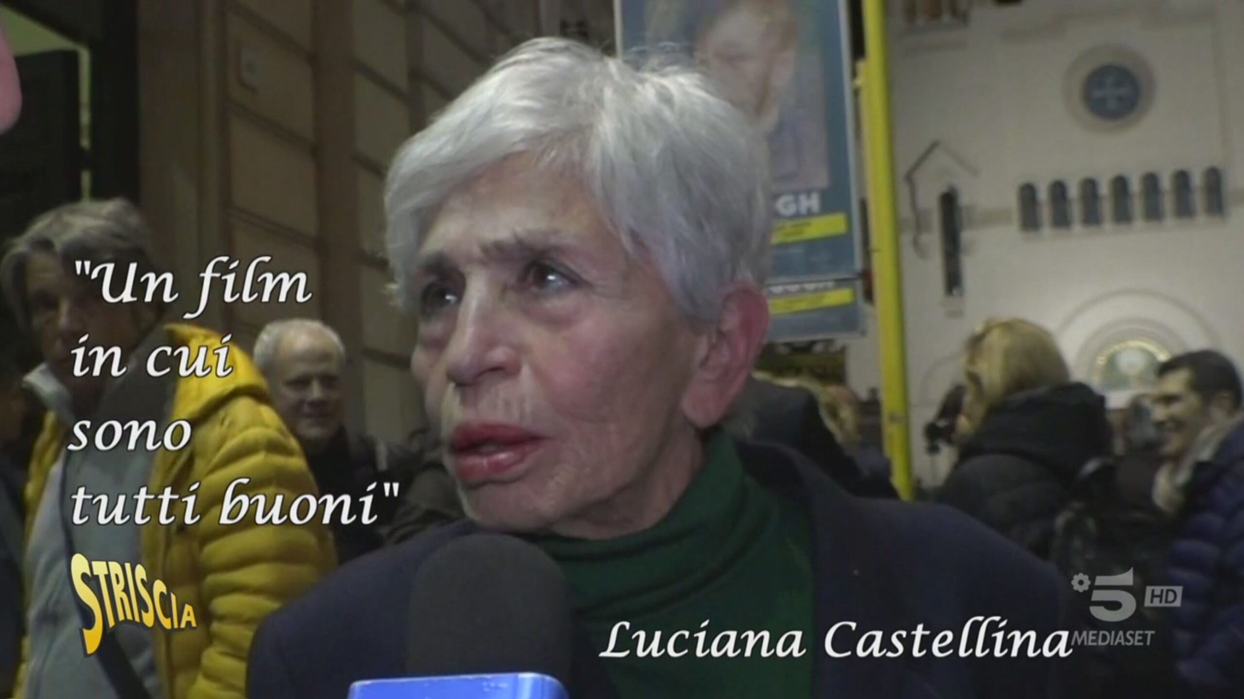 Lucci alla prima del film di Veltroni: “È tutto bellissimo!” - Striscia ...