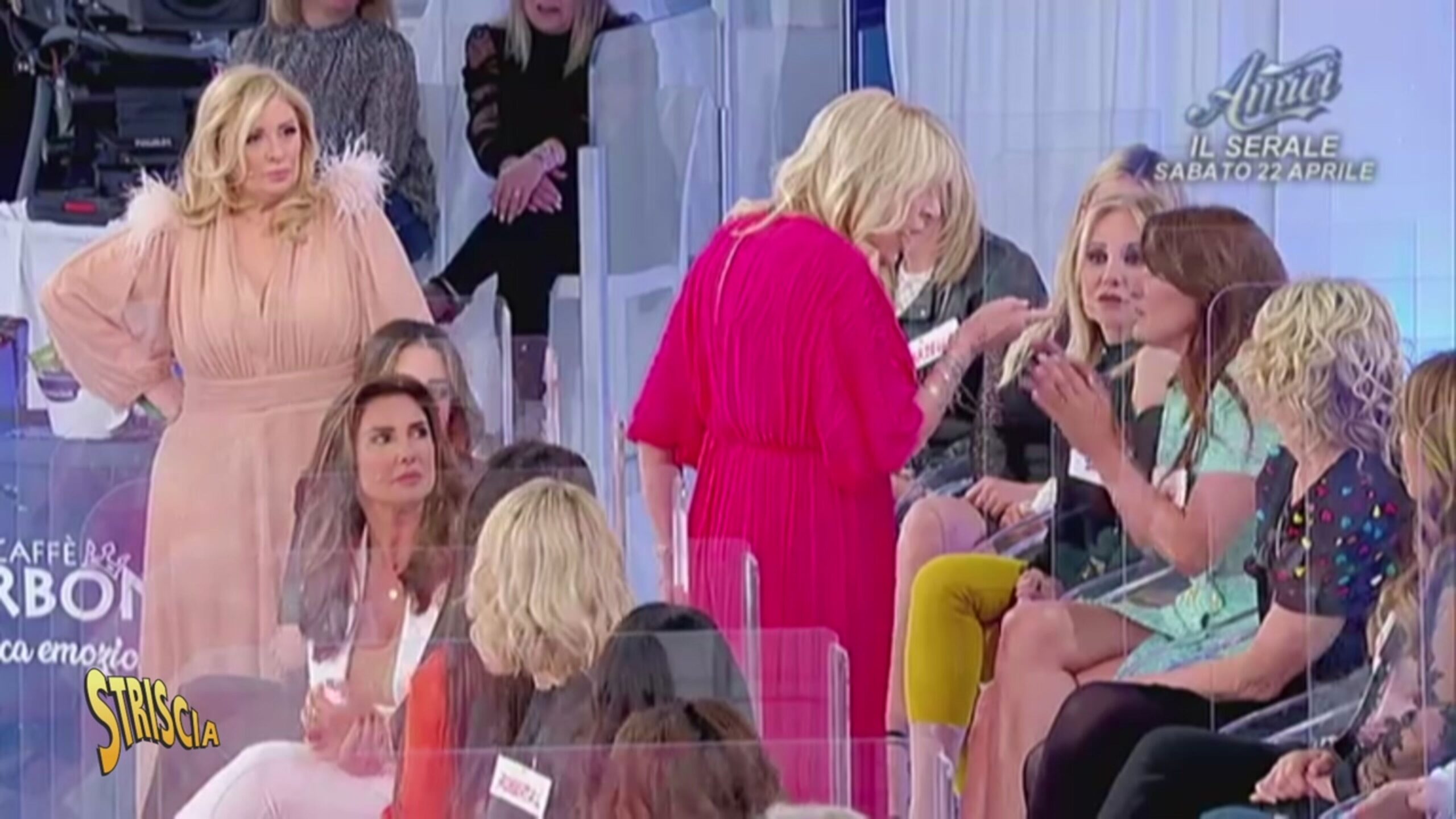 «Ti strappo tutti i capelli uno per uno», la Gemma furiosa - Striscia ...