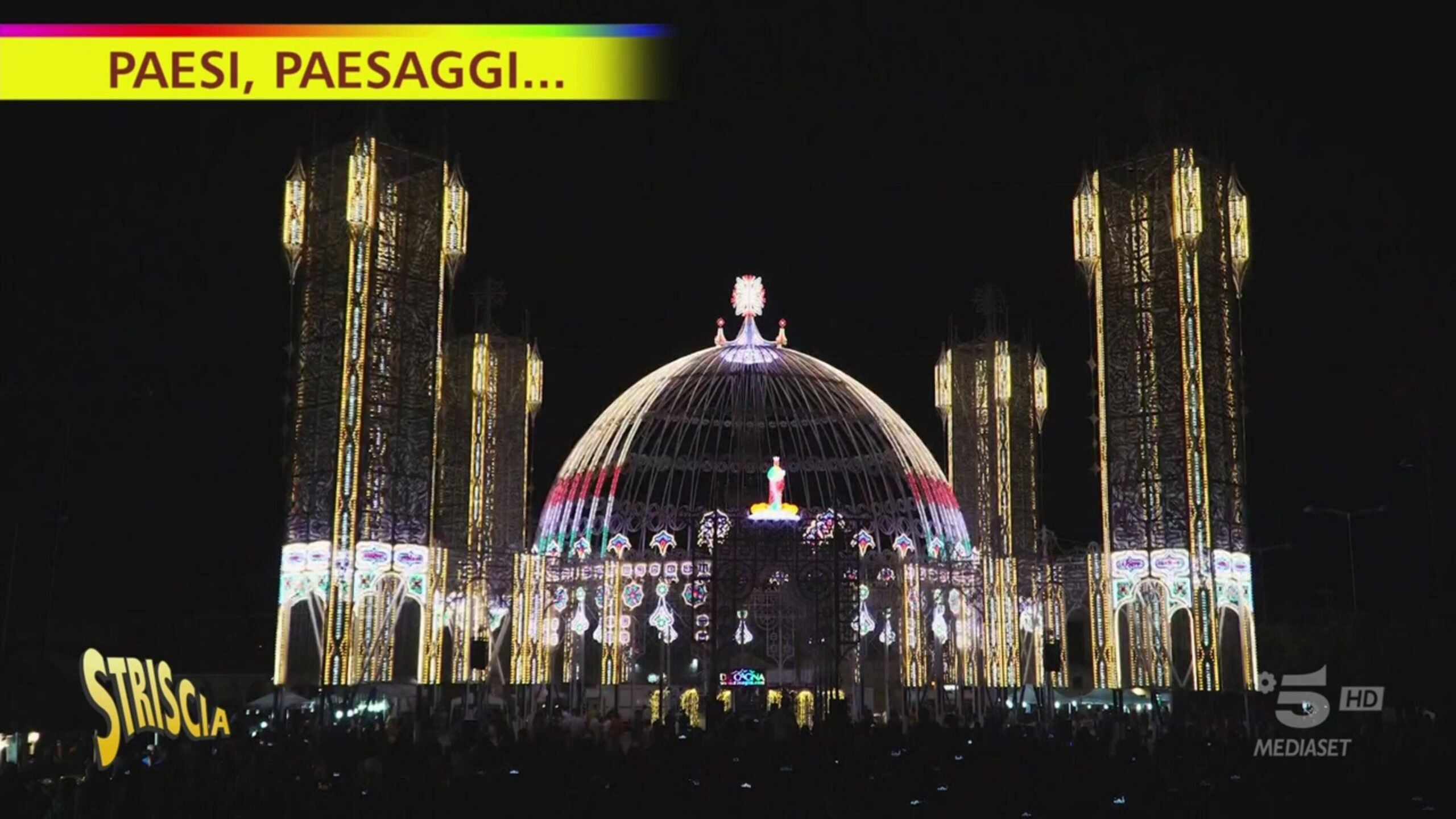 Davide Rampello e le luminarie salentine di Scorrano - Striscia la notizia