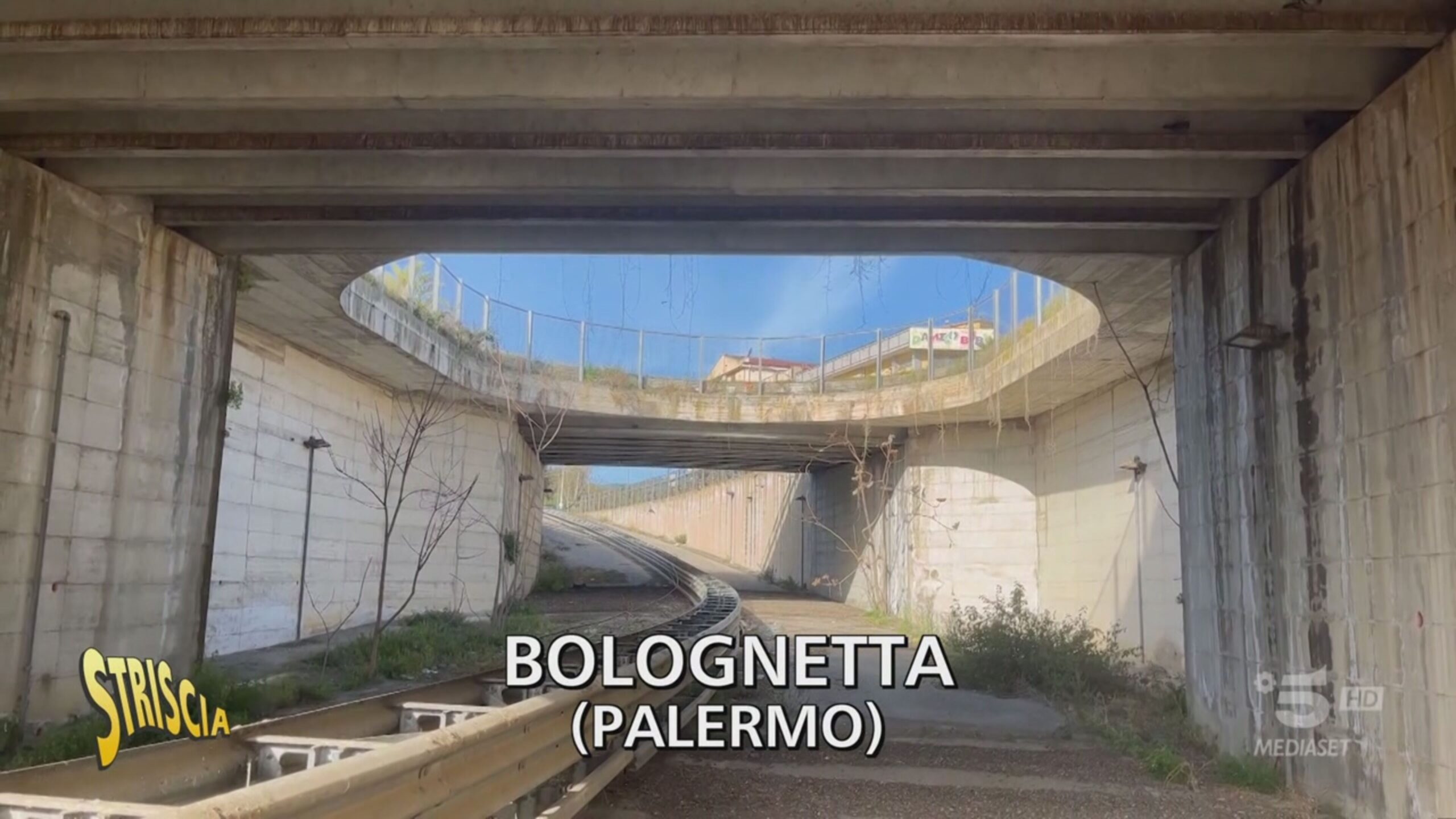 A Bolognetta il sottopasso mai inaugurato compie 21 anni - Striscia la ...