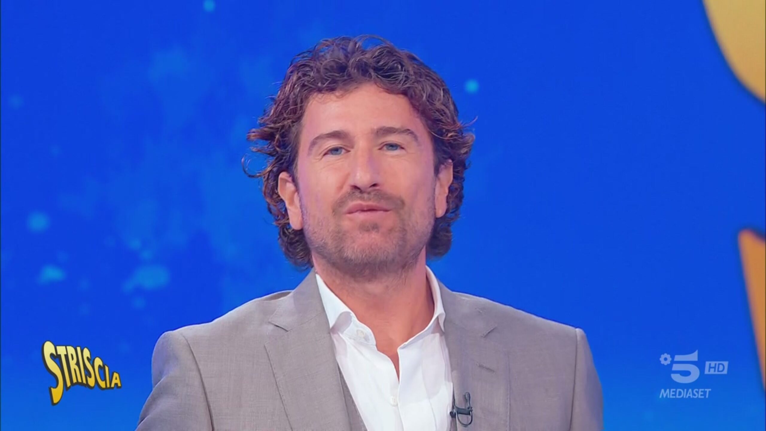 Alessandro Siani e i 4938 euro per uscire dai Centri per il rimpatrio ...