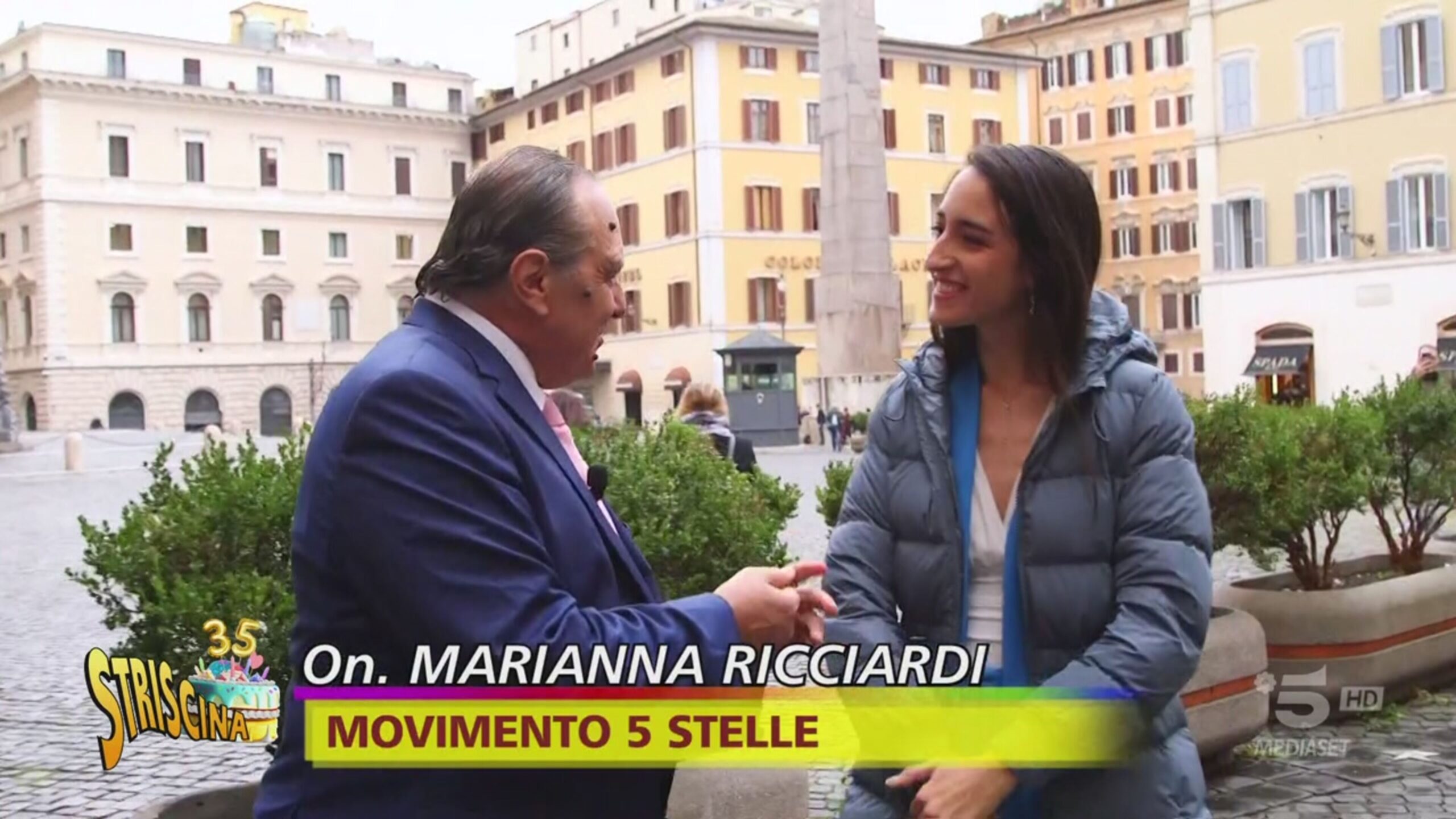 Il Vespone: le tasse non calano, solo i sondaggi - Striscia la notizia