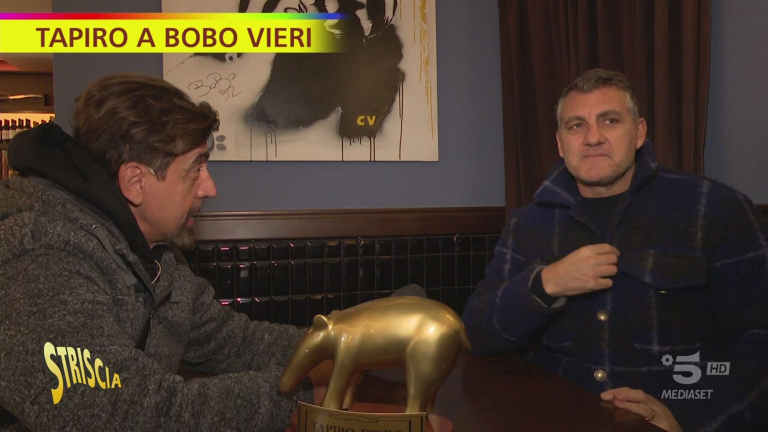 Il Tapiro a Bobo Vieri per aver “rotto” la BoboTv - Striscia la notizia