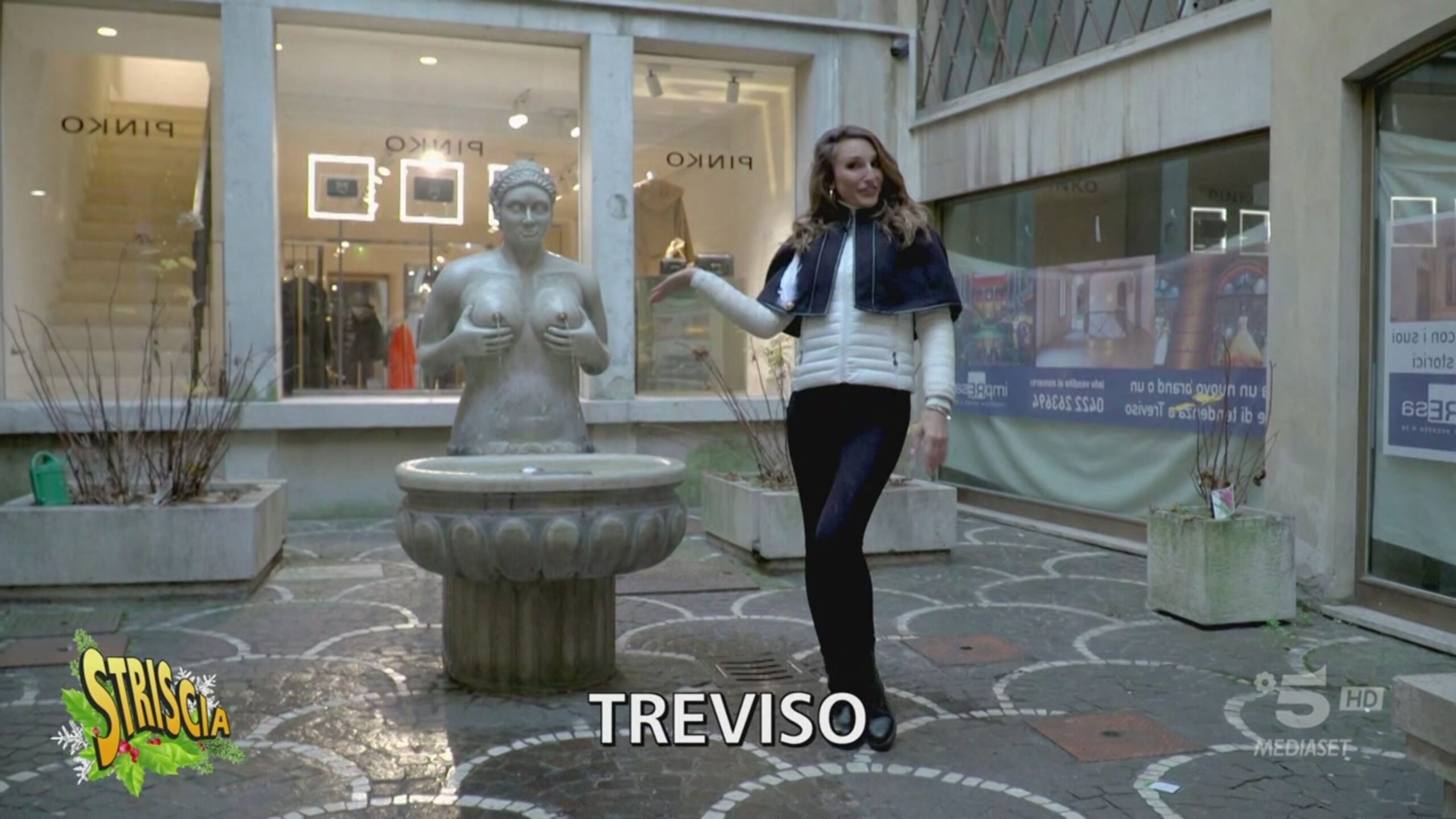 Monumenti “maschilisti”: Treviso, la Fontana delle tette - Striscia la notizia