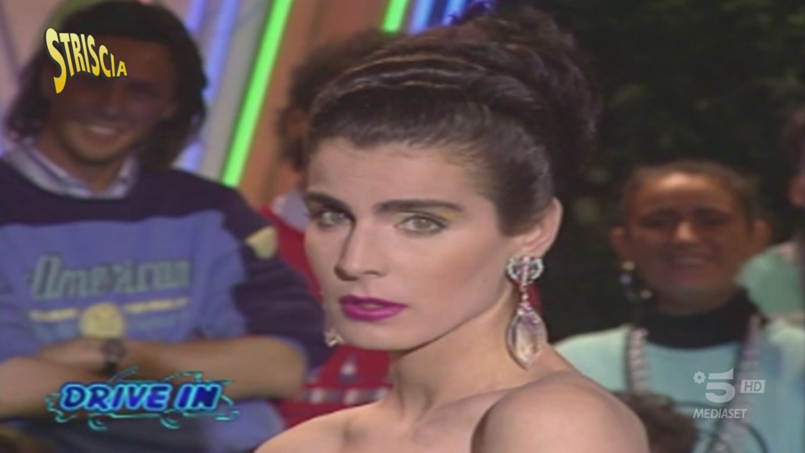 Dal “Drive In” tornano i momenti casual di Antonia Dell’Atte - Striscia ...