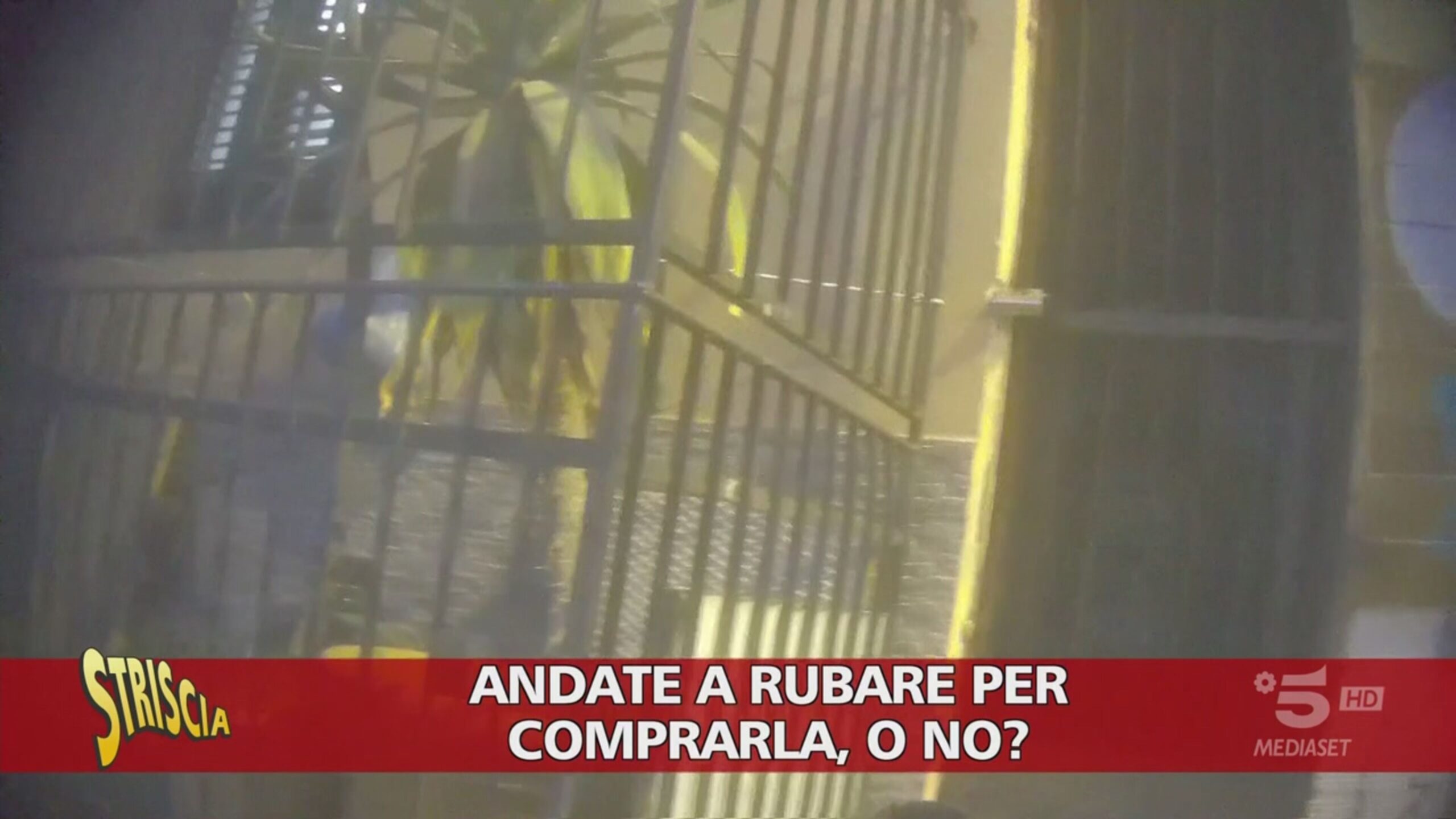 Palermo, emergenza crack a Ballarò: qualcosa si muove? - Striscia la notizia