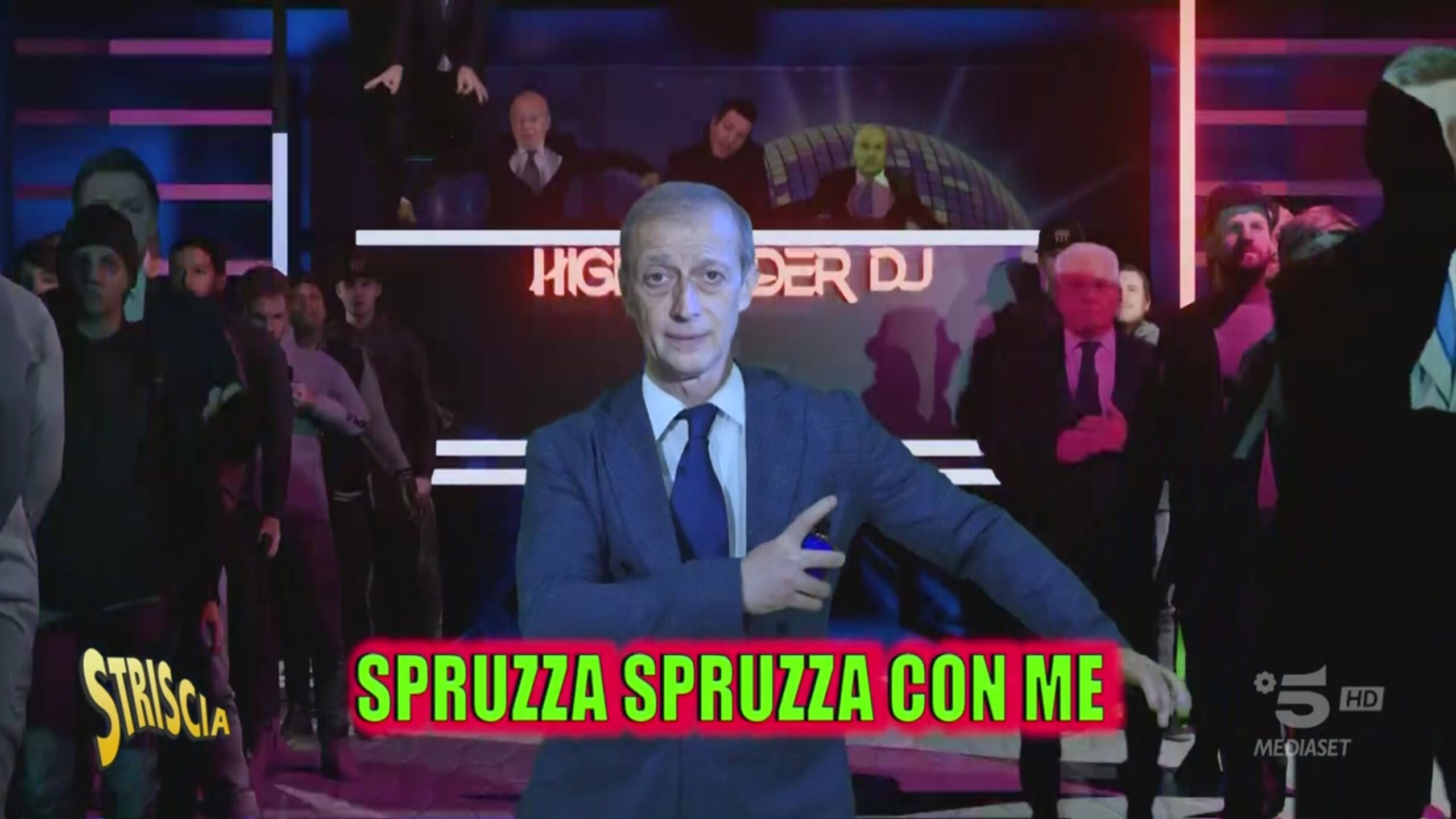 Highlander Dj spruzza profumo di Fassino - Striscia la notizia
