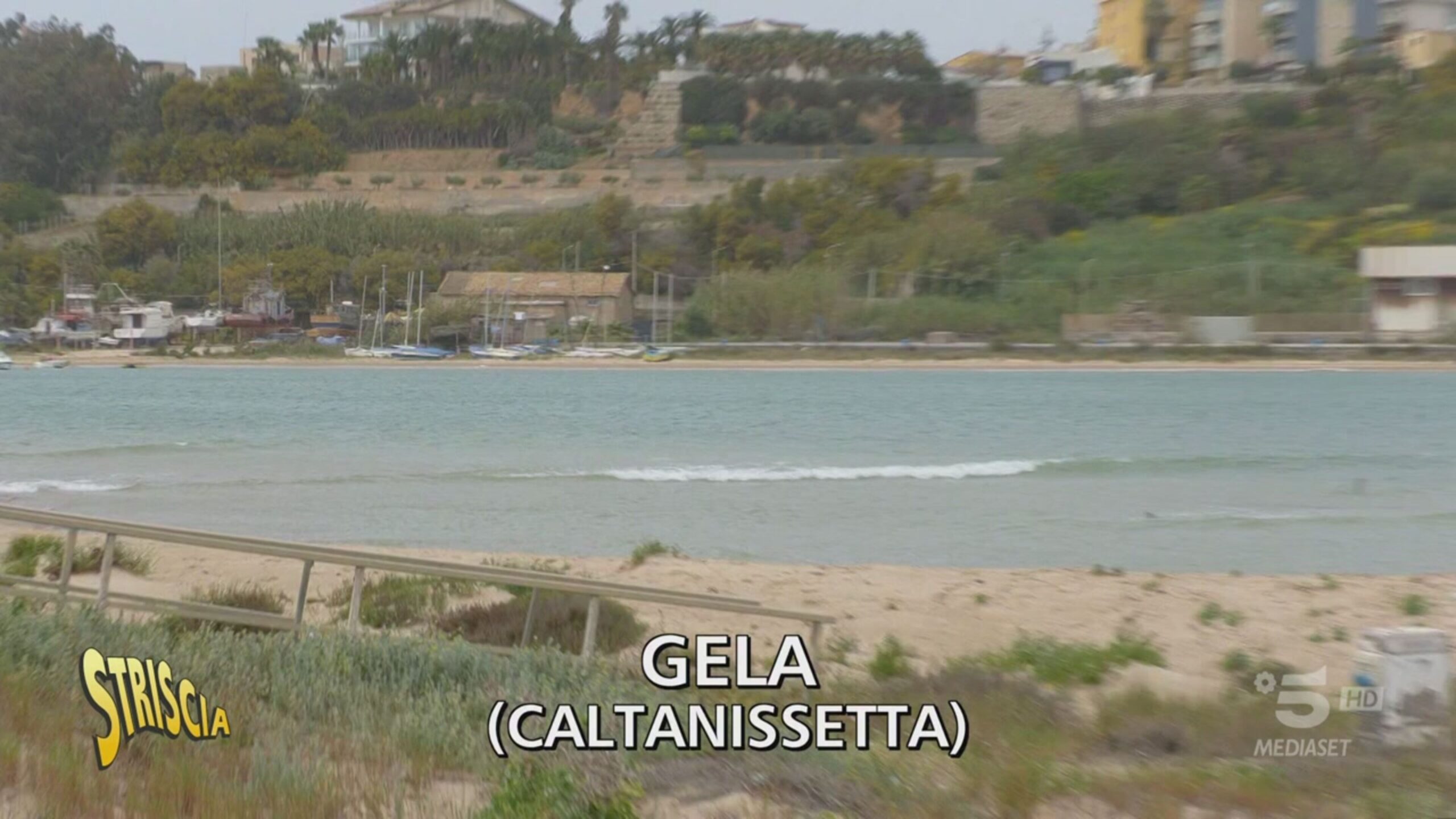 Porto rifugio di Gela, la patata bollente passa di mano - Striscia la ...