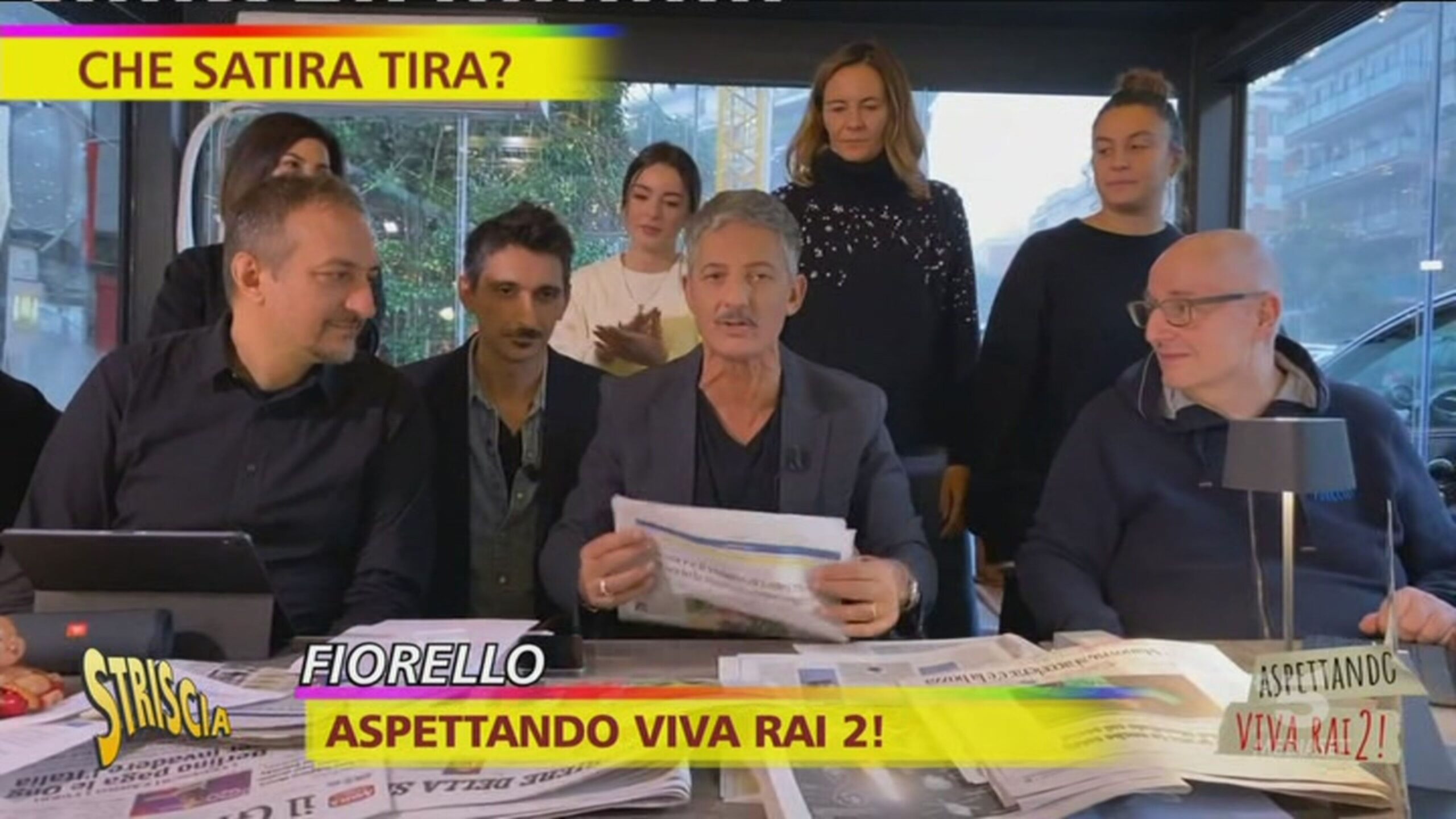 Il nuovo logo del PD e le altre stilettate della satira - Striscia la ...