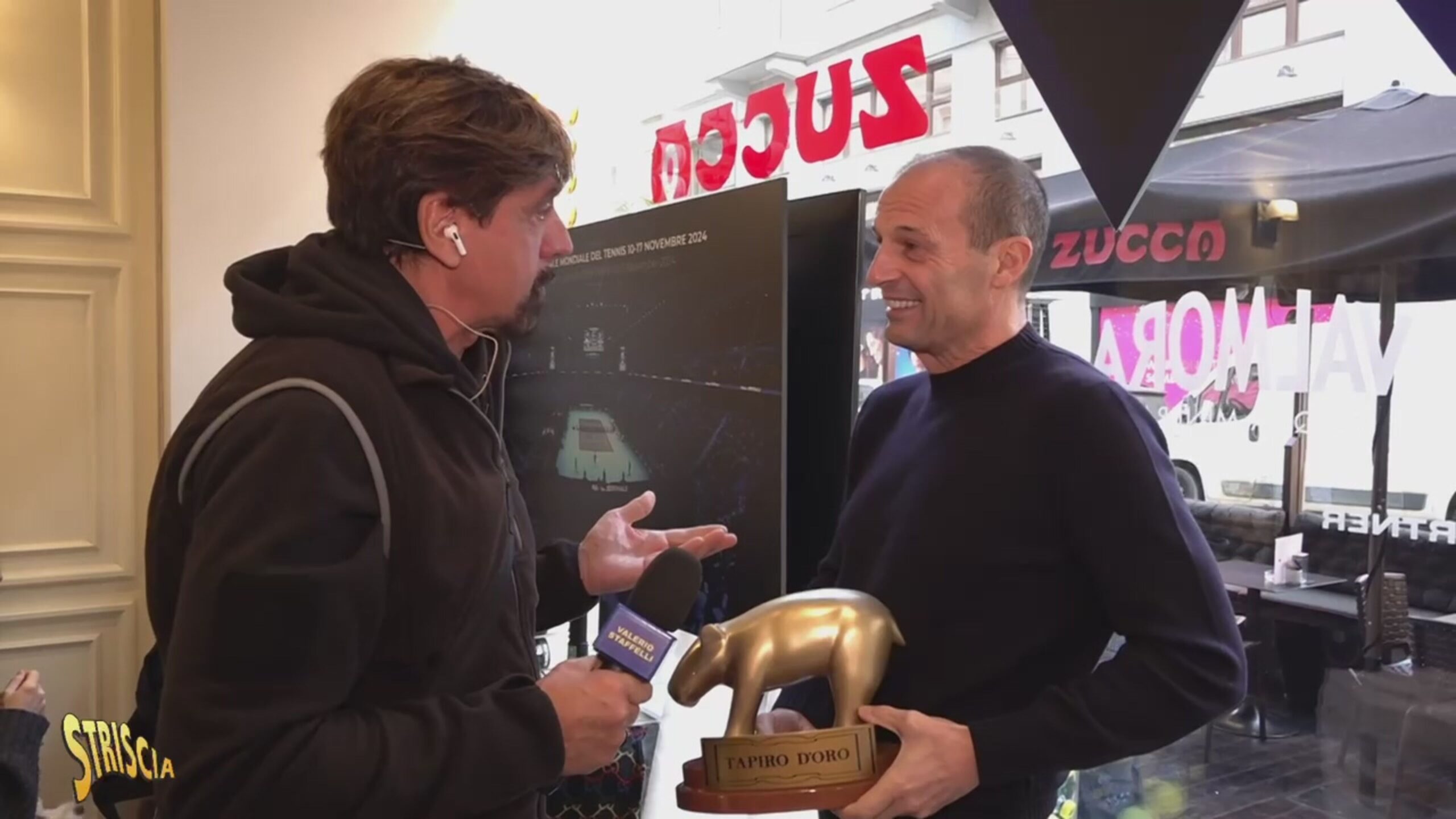 Anteprima: Valerio Staffelli consegna a Max Allegri un Tapiro d’oro con ...