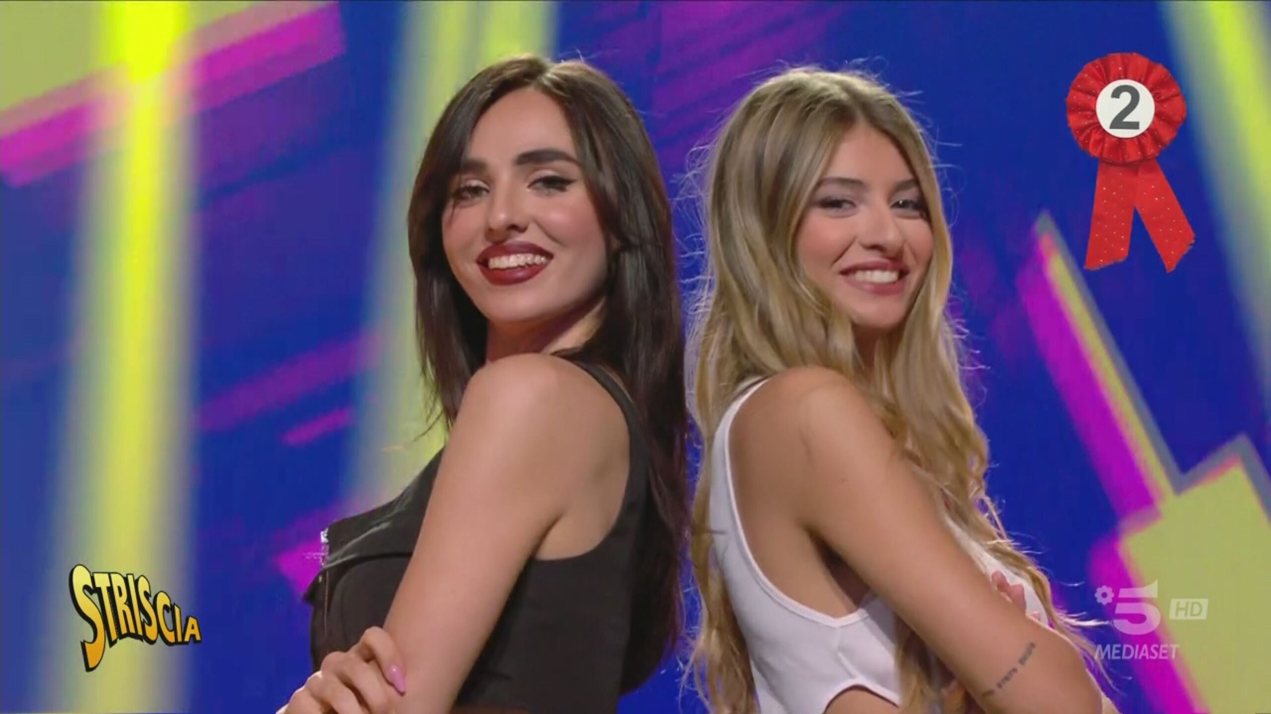 Stacchetto a due tra Beatrice Coari e Nausica Marasca, 21enne di Campobasso - Striscia la notizia