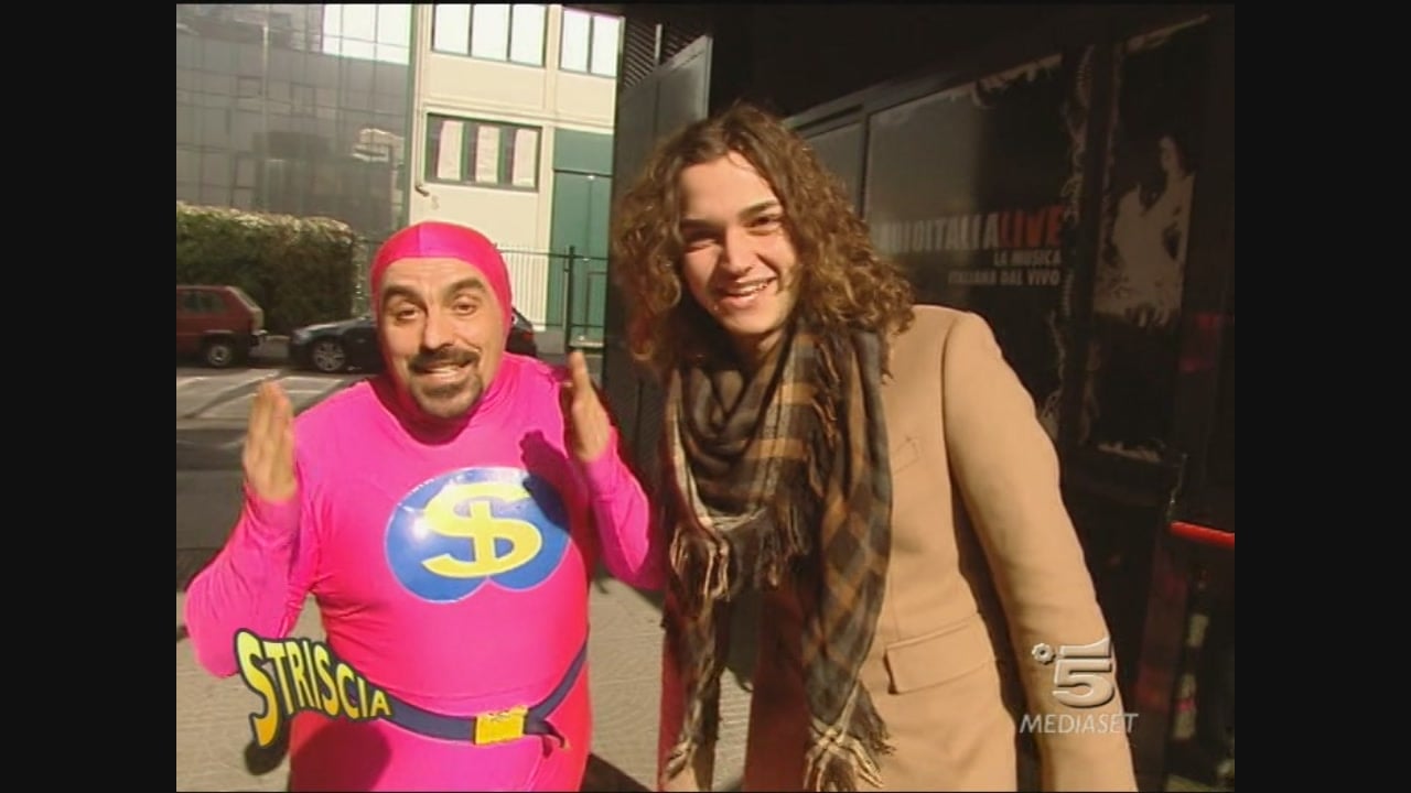 Push the ‘Bottom’ incontra Valerio Scanu - Striscia la notizia