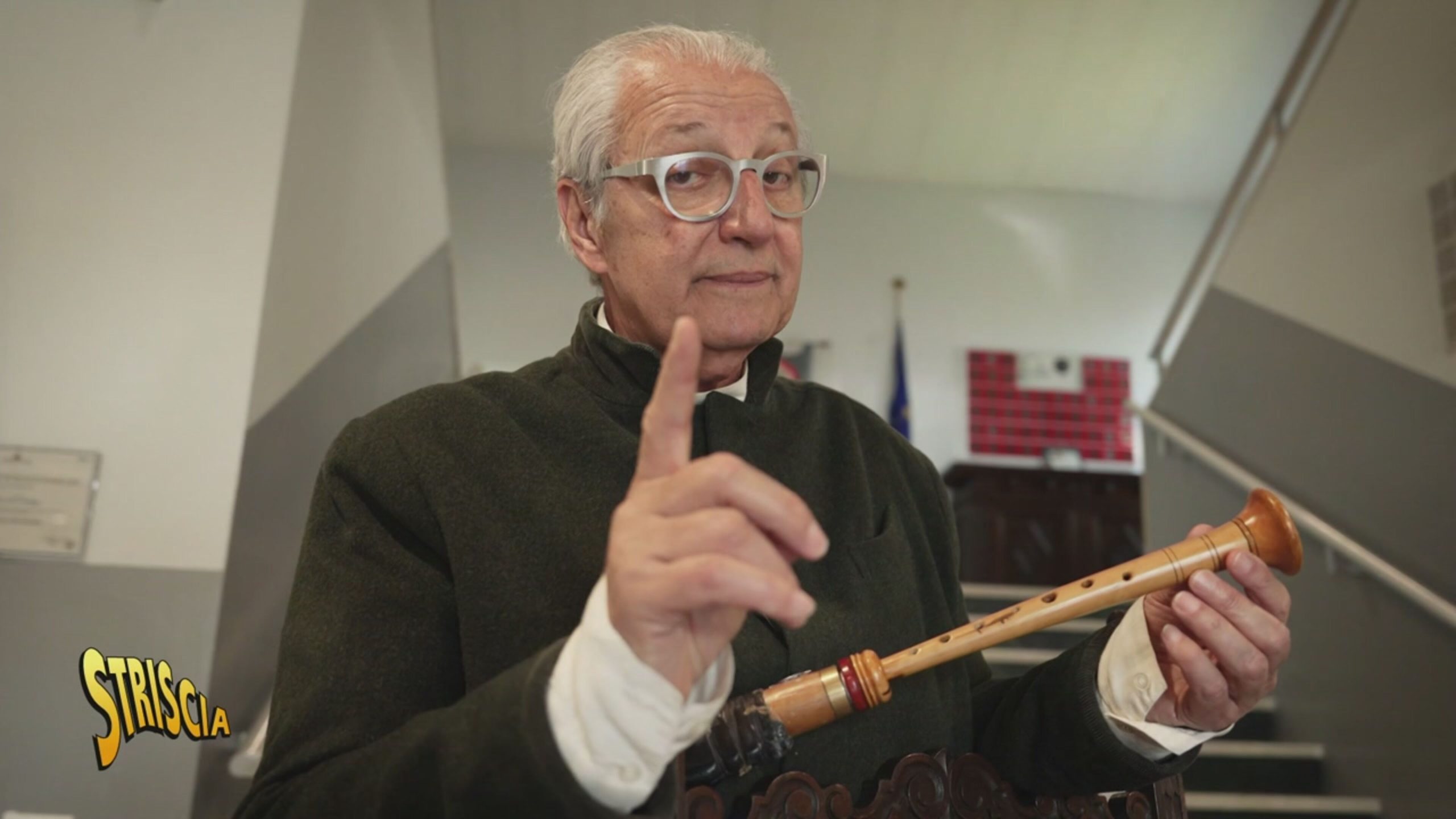 Davide Rampello e la musica del baghèt - Striscia la notizia