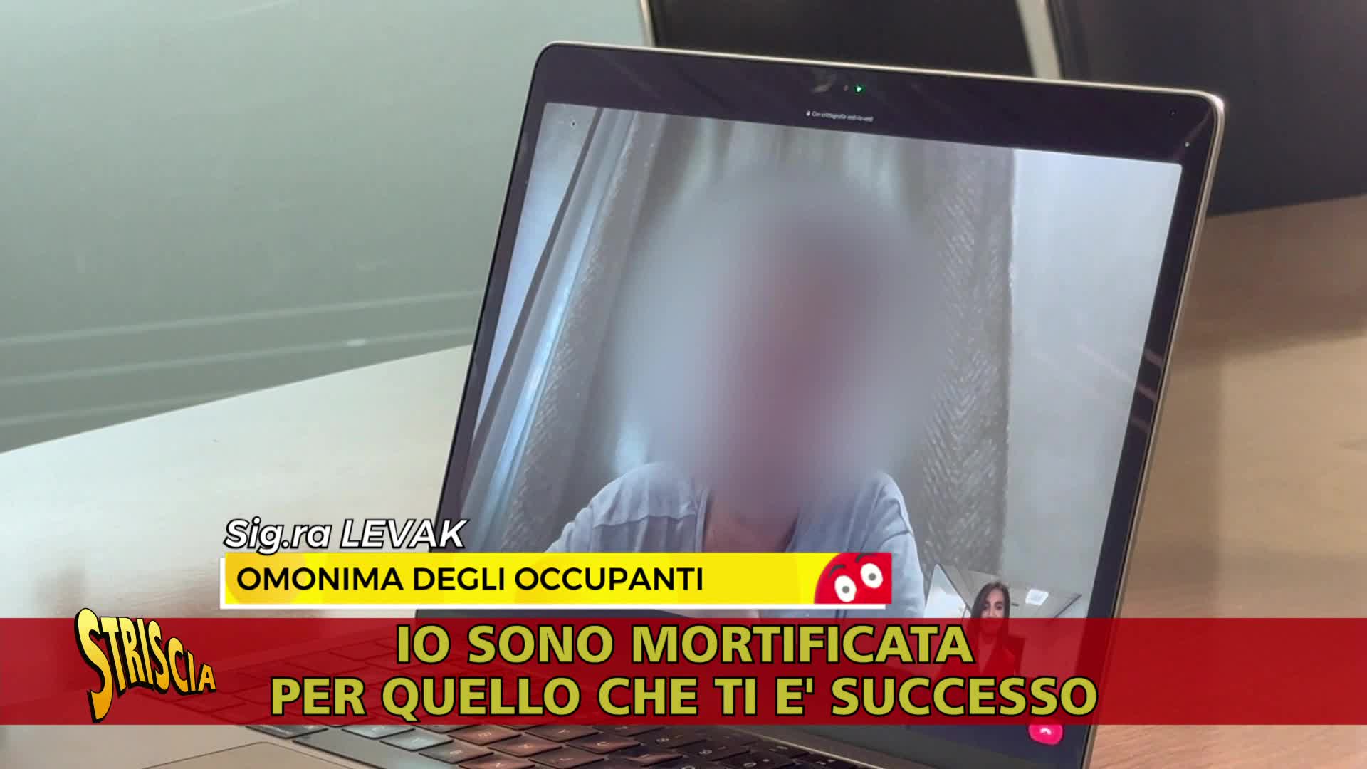 Dopo il pestaggio subito da Rajae e dalla troupe, una donna con il ...