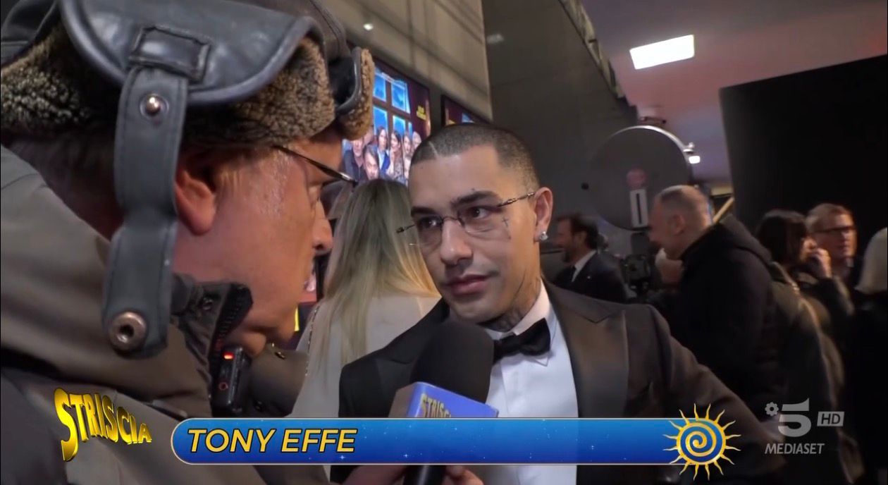 Tony Effe a Lucci: «La droga me l’hanno sempre regalata» - Striscia la ...